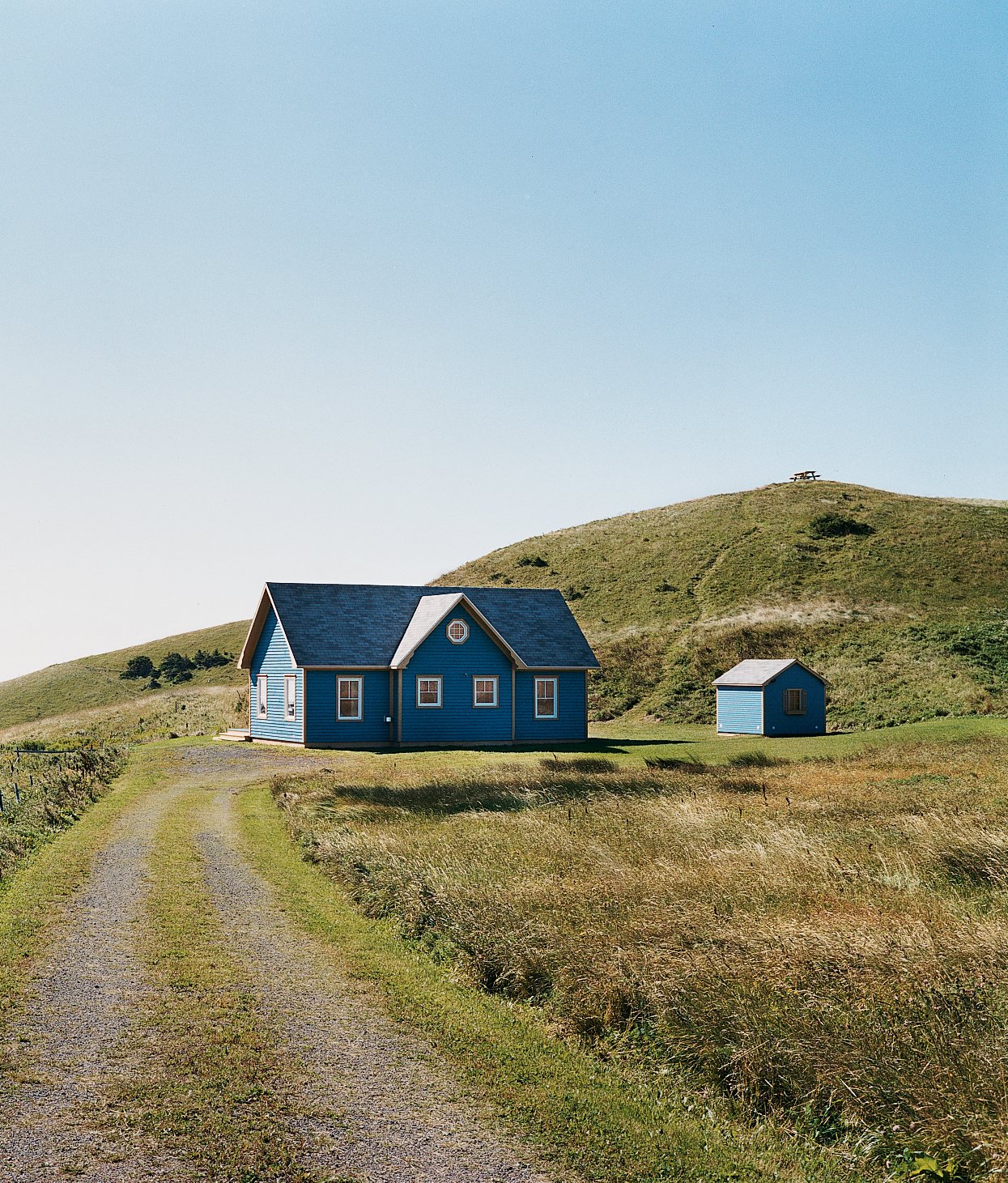 Photo 9 of 12 in Traditional on the Outside, Modern in the Inside: 6 ...