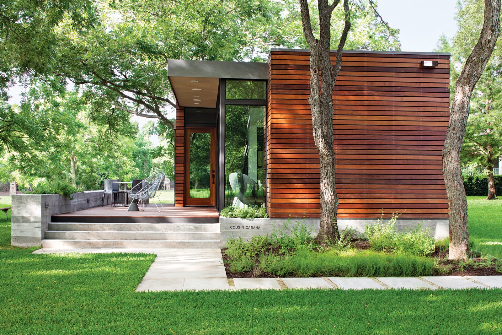 Photo 4 of 4 in A 480-Square-Foot Lake Austin Cabin Fits a Whole Family ...