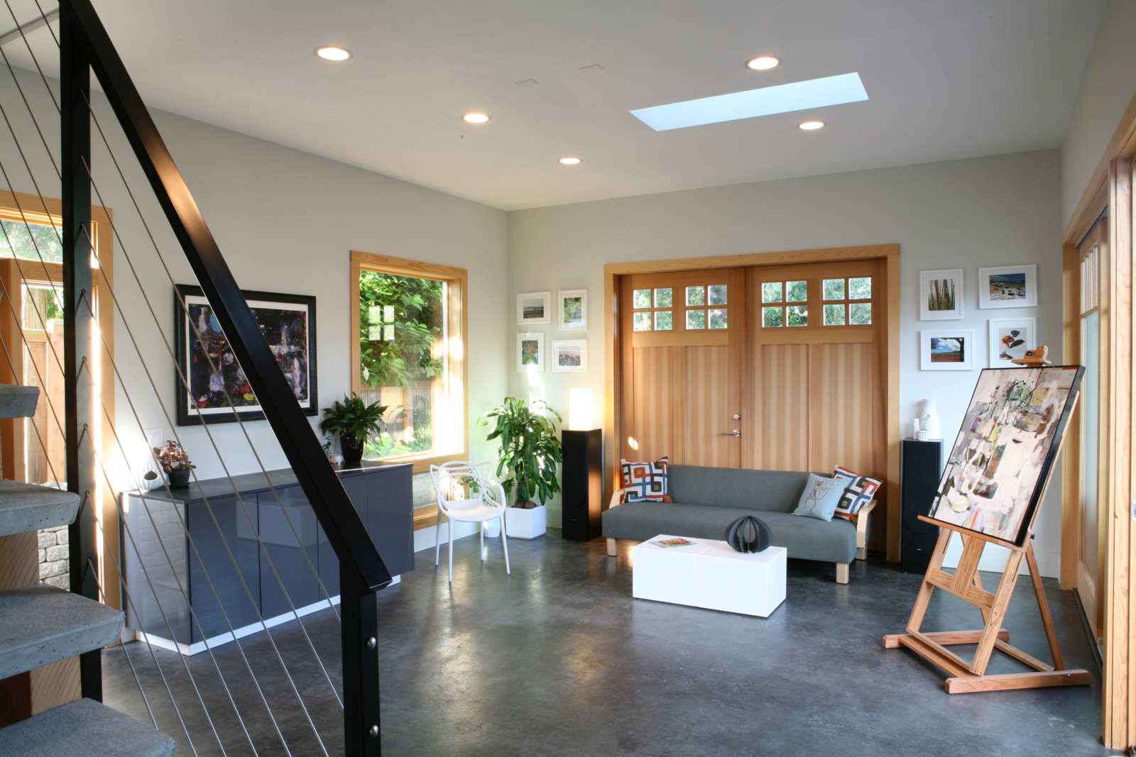 When This Artist Rents on Airbnb, She Has the Perfect Hideaway Out Back ...