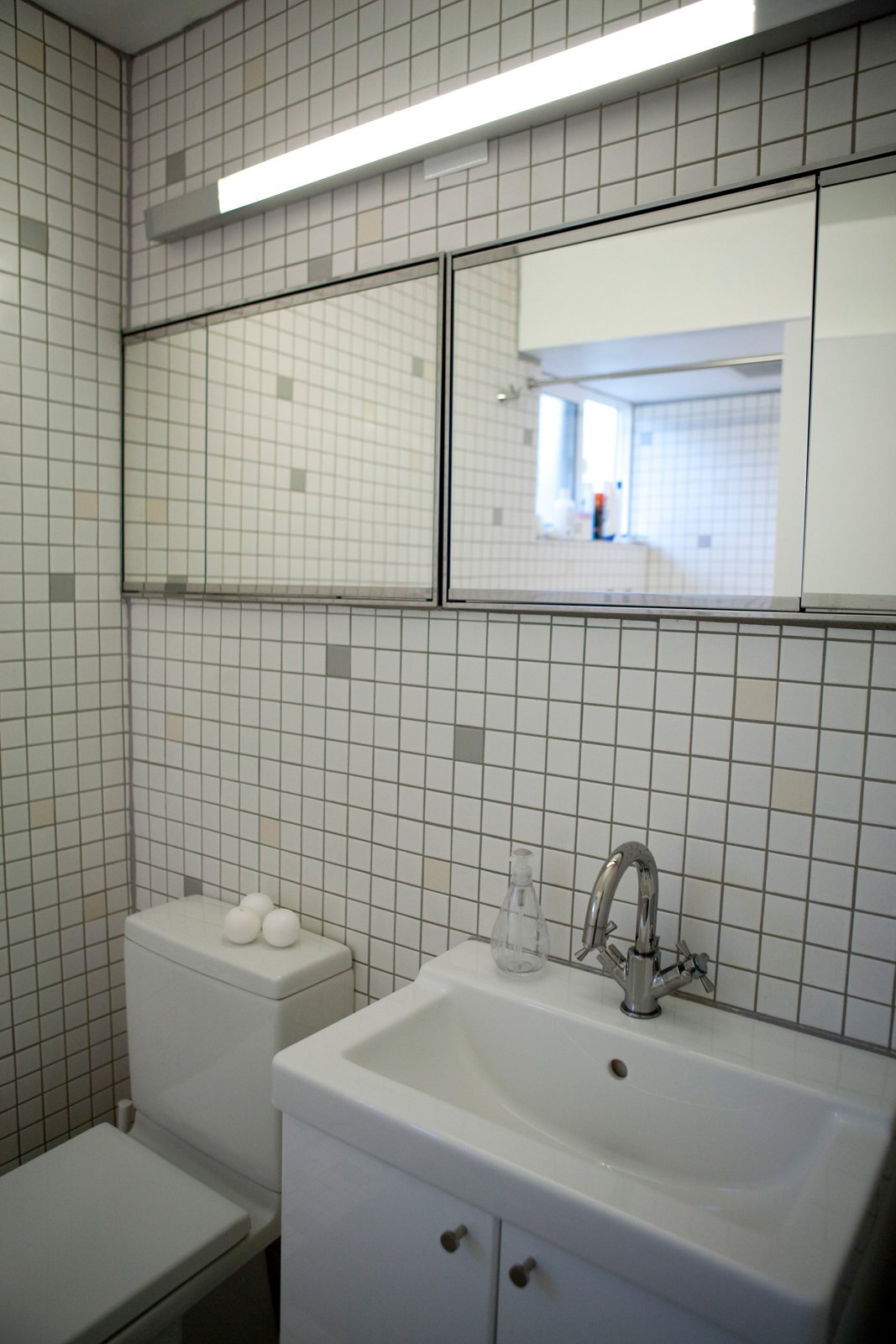 Photo 1 of 42 in Tiny and Compact ensuite Bathrooms by Simon from Tips ...