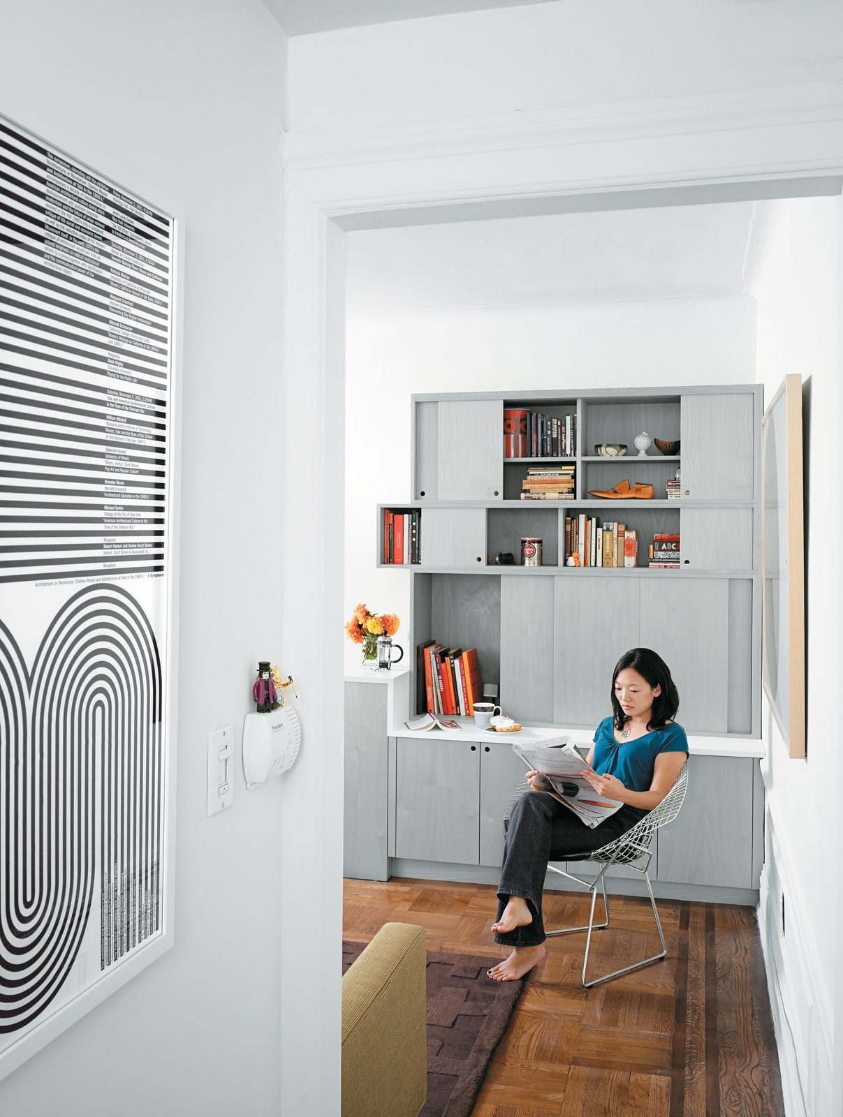 Photo 4 of 14 in 13+ Clever Bookcase Solutions by Erika Heet from A ...