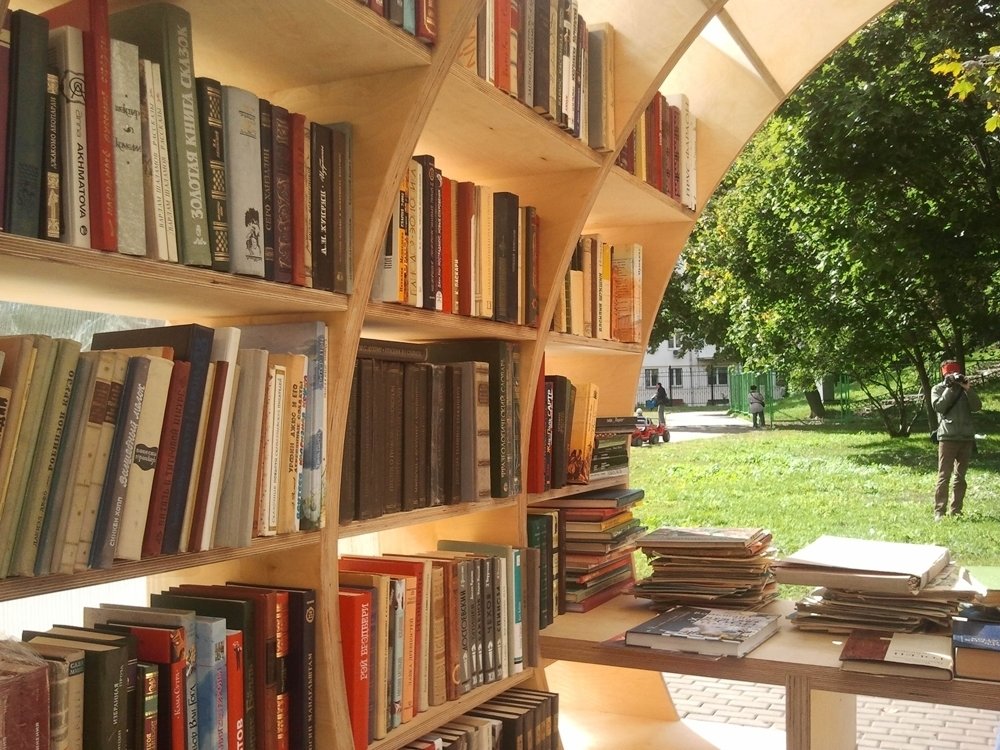 Photo 8 of 9 in Innovative Outdoor Libraries in Russia by Jacqueline ...
