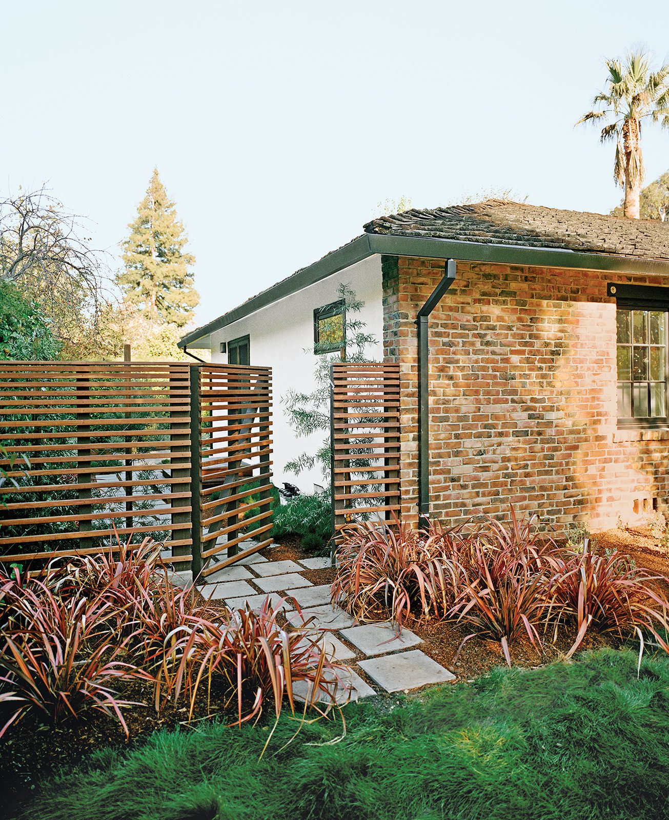 Photo 5 of 6 in Bay Area Ipe-Clad Backyard Getaway - Dwell