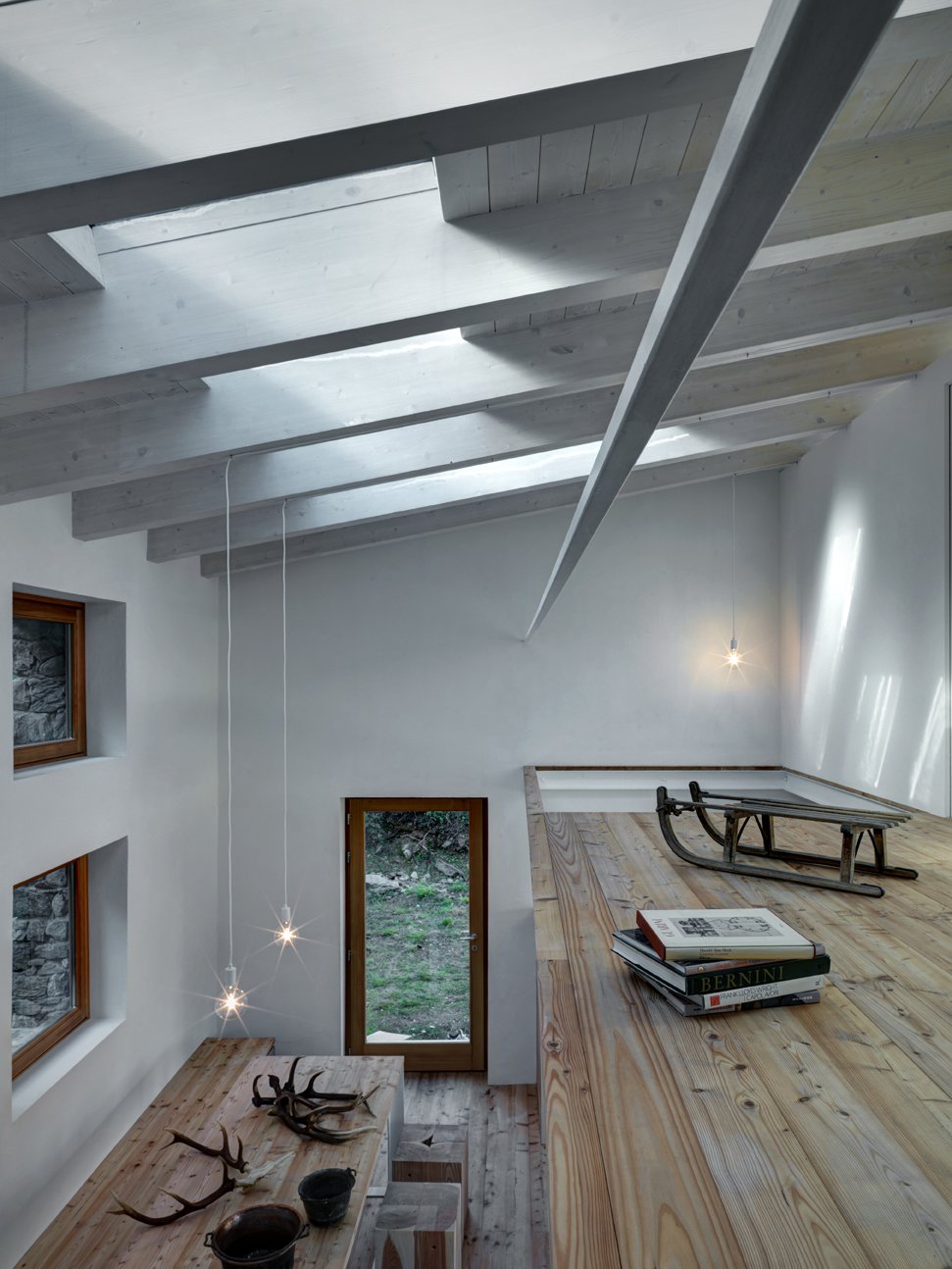 Photo 7 of 9 in A Stunning Alpine Home with Sweeping Views and Custom ...