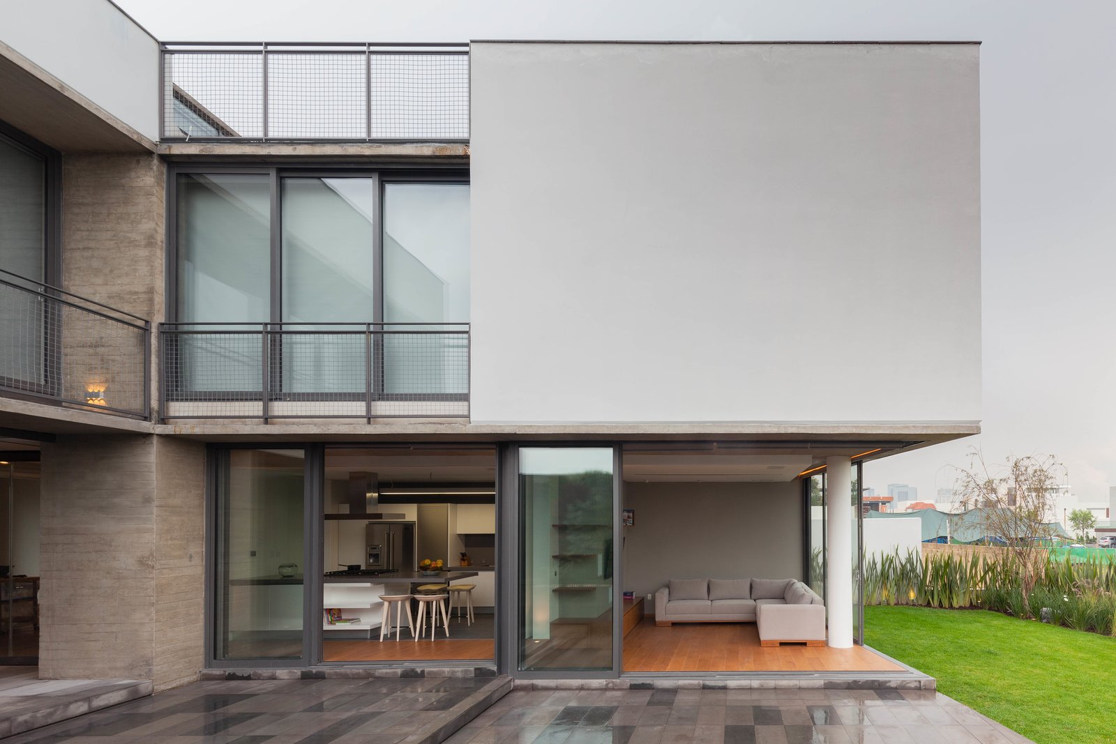 Photo 7 of 8 in An Open, Light-Filled House in Mexico City - Dwell