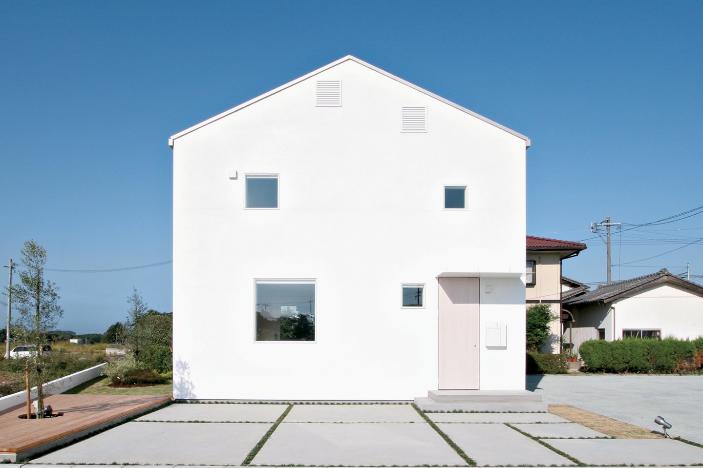 Articles about pretty+traps on Dwell.com - Dwell