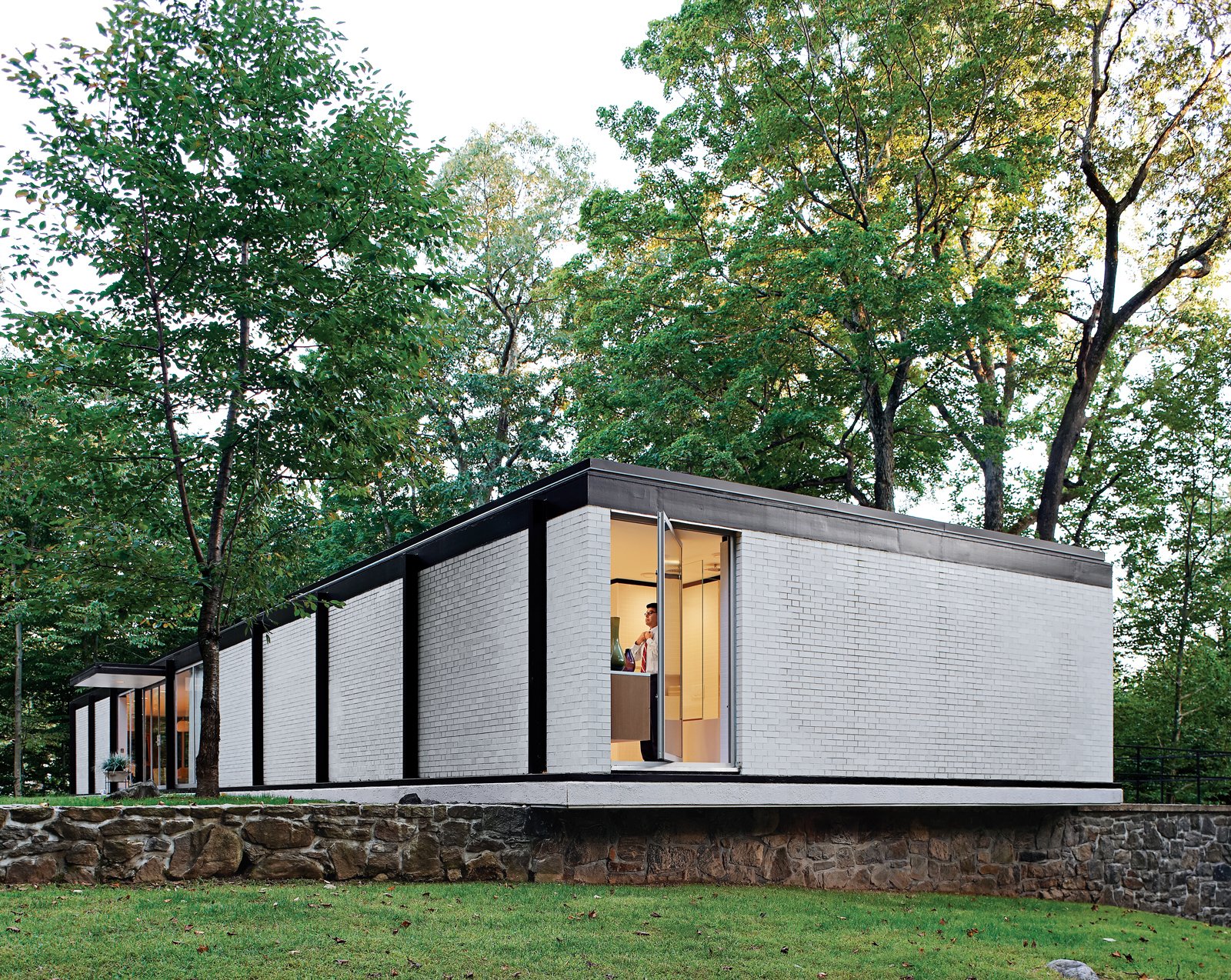 Exterior (5 Photos) - Dwell