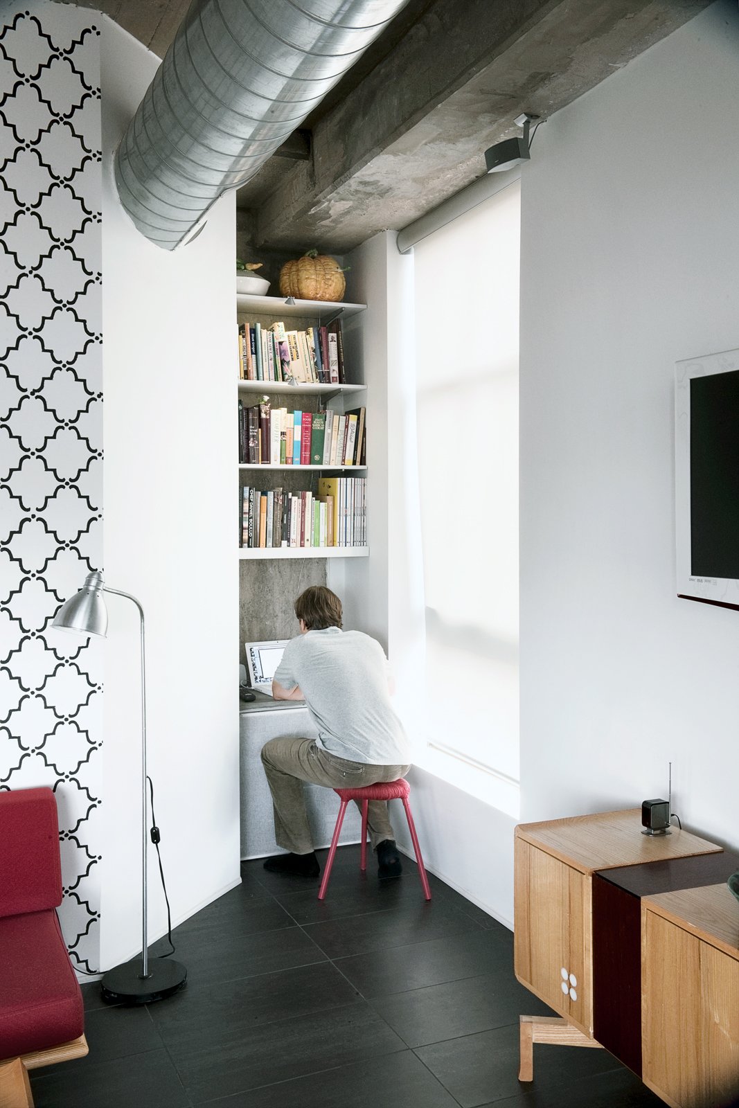 Photo 19 of 19 in 19 Cozy Nooks That Radiate Charm and Comfort from ...