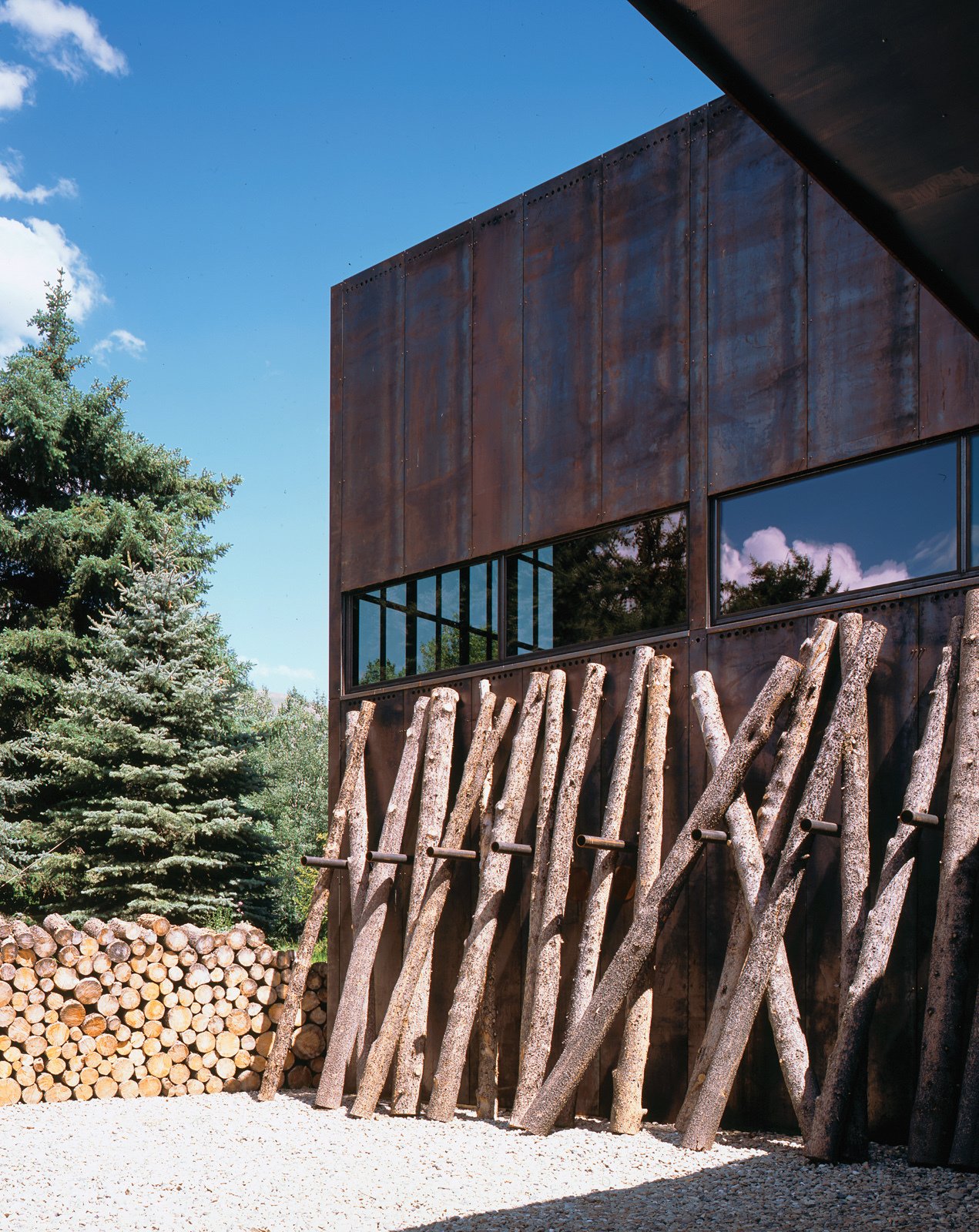 Photo 2 of 3 in Facade Focus: Steel - Dwell