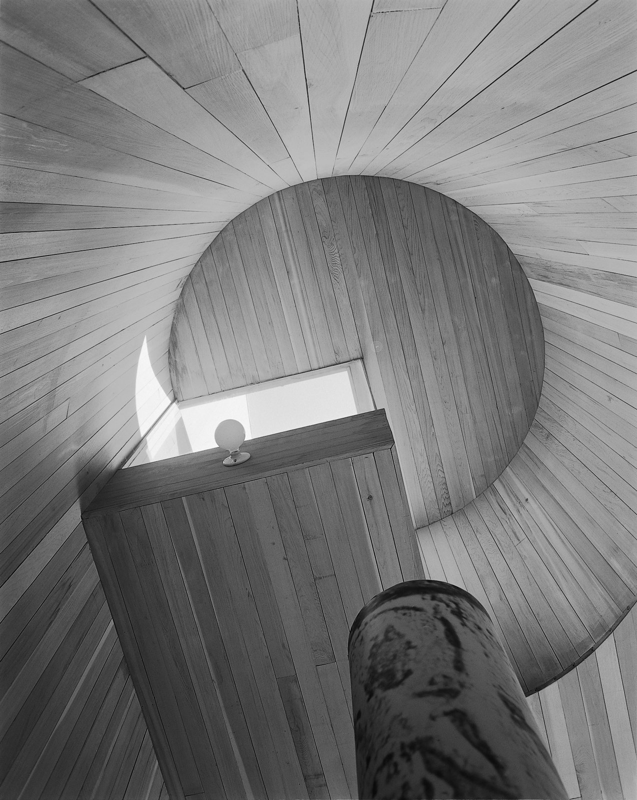 Photo 5 of 6 in A Modernist Angular Residence with Vertical Cedar ...