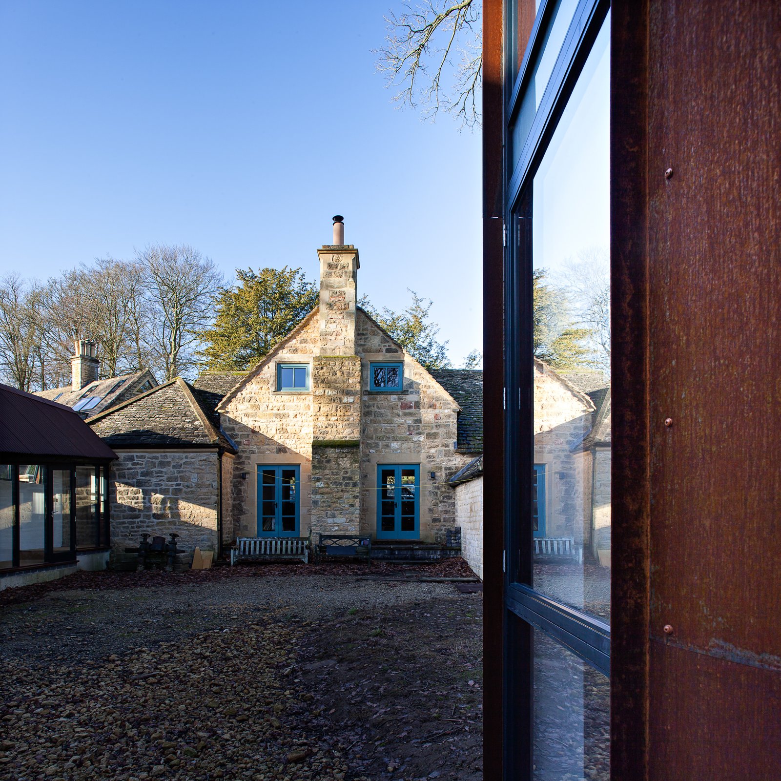 Photo 4 of 8 in This Modern Barn Looks Completely at Home in the ...