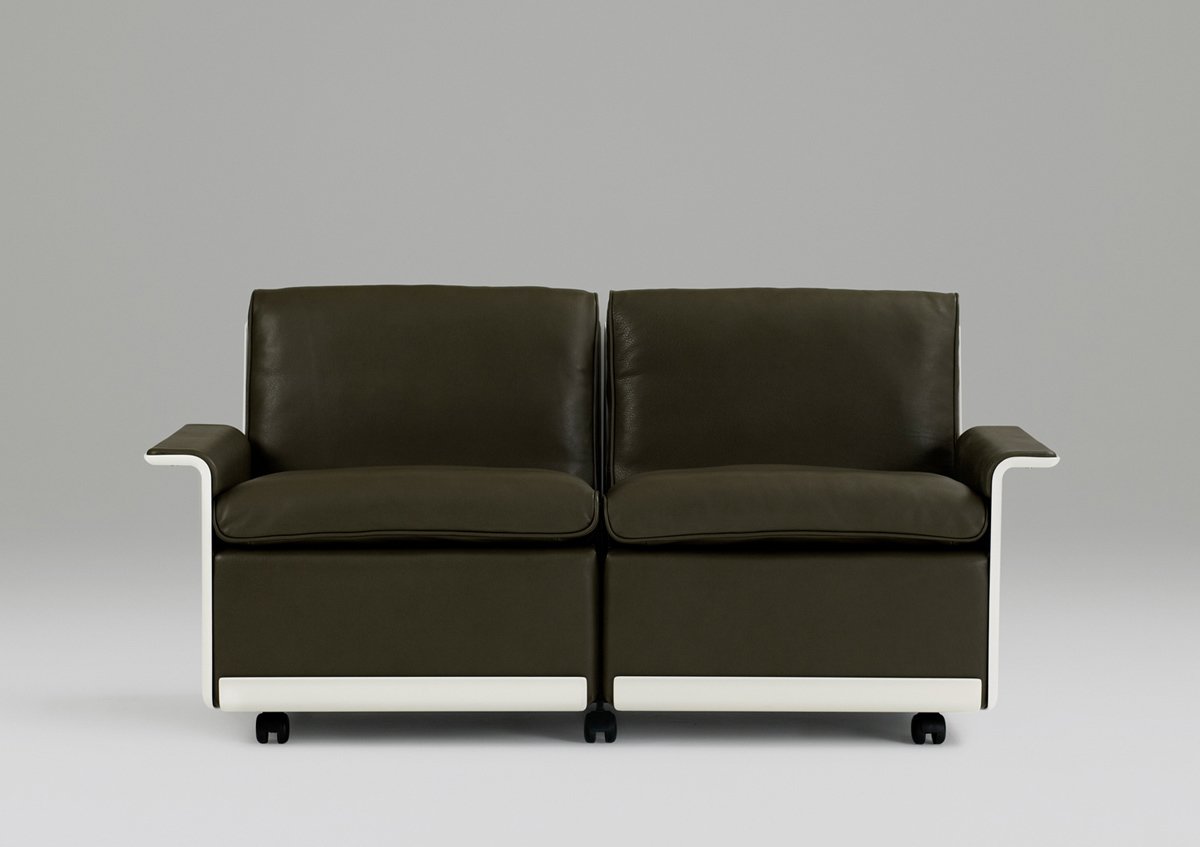 Photo 3 of 4 in Vitsœ Brings Back Dieter Rams 620 Chair Program - Dwell