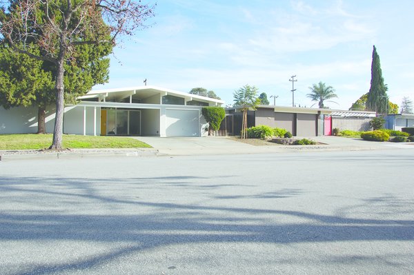 Never-Before-Seen Images of Iconic Midcentury Modern Eichler Homes - Dwell