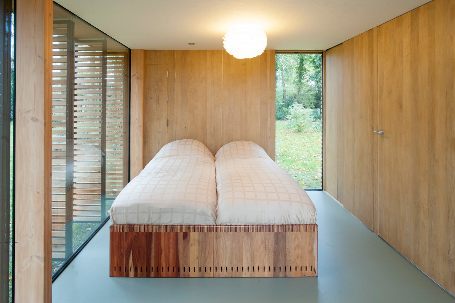 Photo 7 of 10 in Utrecht Cabin by Laura C. Mallonee - Dwell