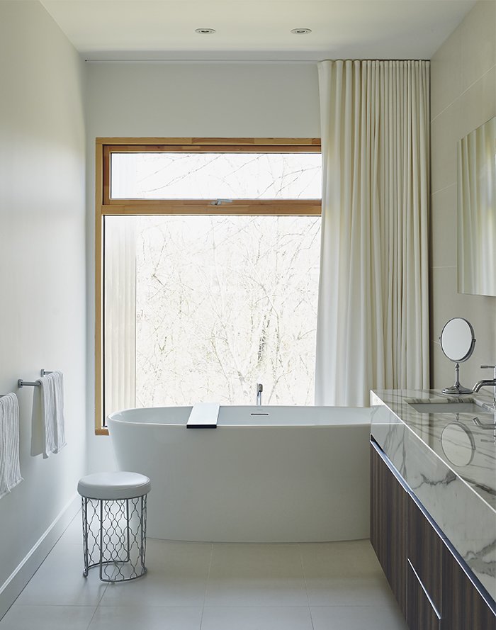 Photo 8 of 10 in On a Peaceful Wooded Lot, a Futuristic Toronto Home is ...