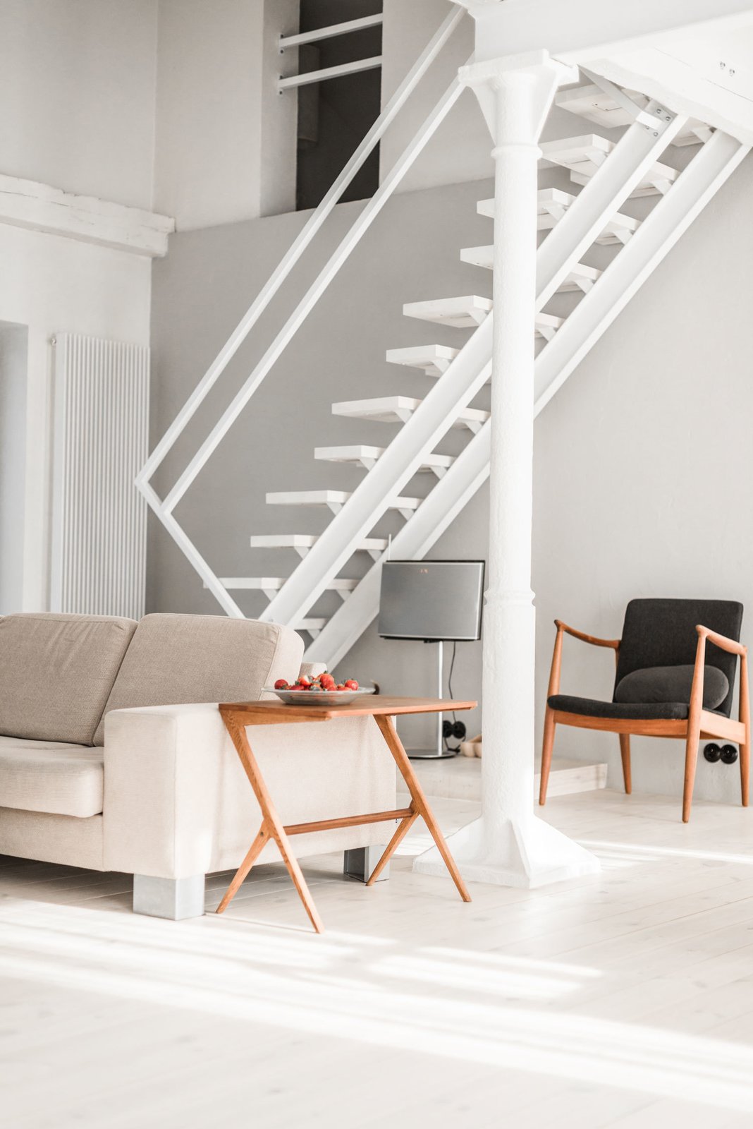 Photo 3 of 10 in A Run-Down Farmhouse Becomes a Sleek Modern Retreat ...