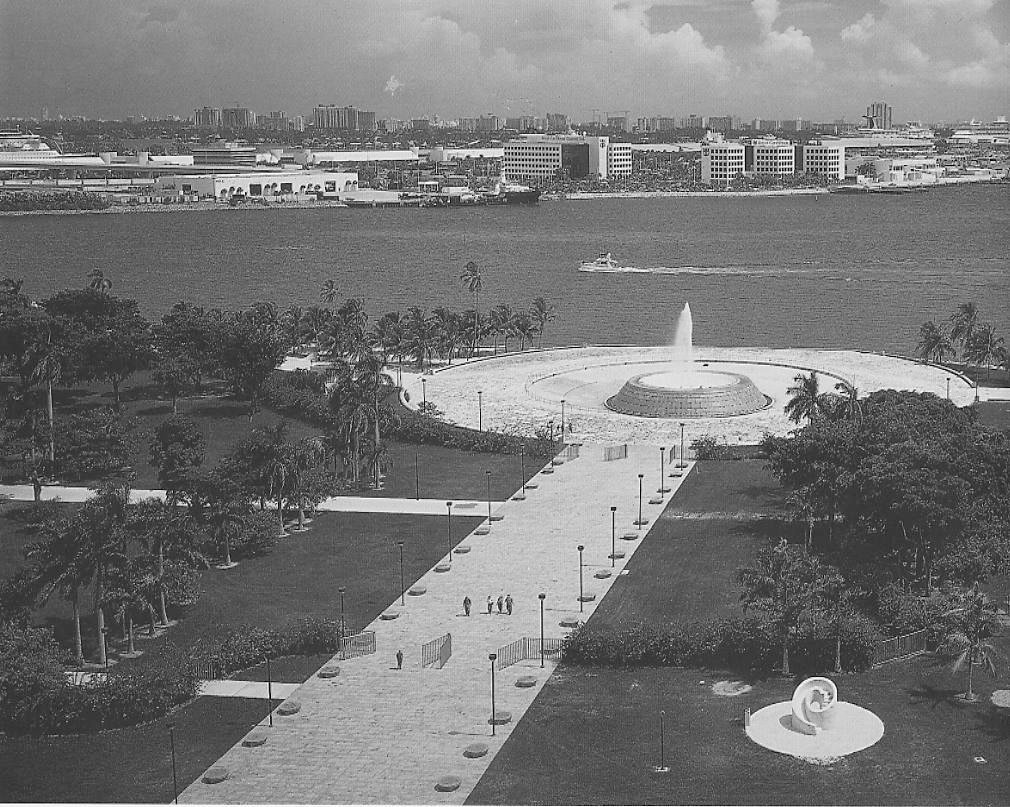 Photo 6 of 7 in 5 Public Landscapes of Isamu Noguchi - Dwell