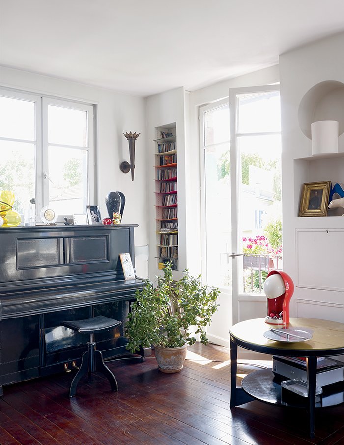 Photo 5 of 11 in 10 Dreamy Parisian Homes from This Petite Paris ...