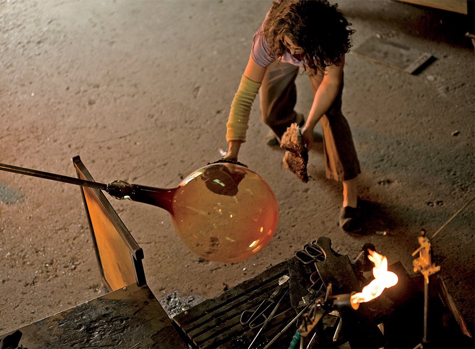 Designer Andi Kovel Breaks the Mold in Glassmaking - Dwell