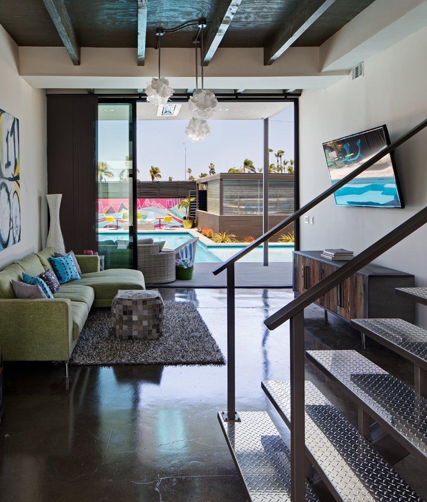 Photo 7 of 10 in A Dull Stucco Home Becomes a Modern California Oasis ...