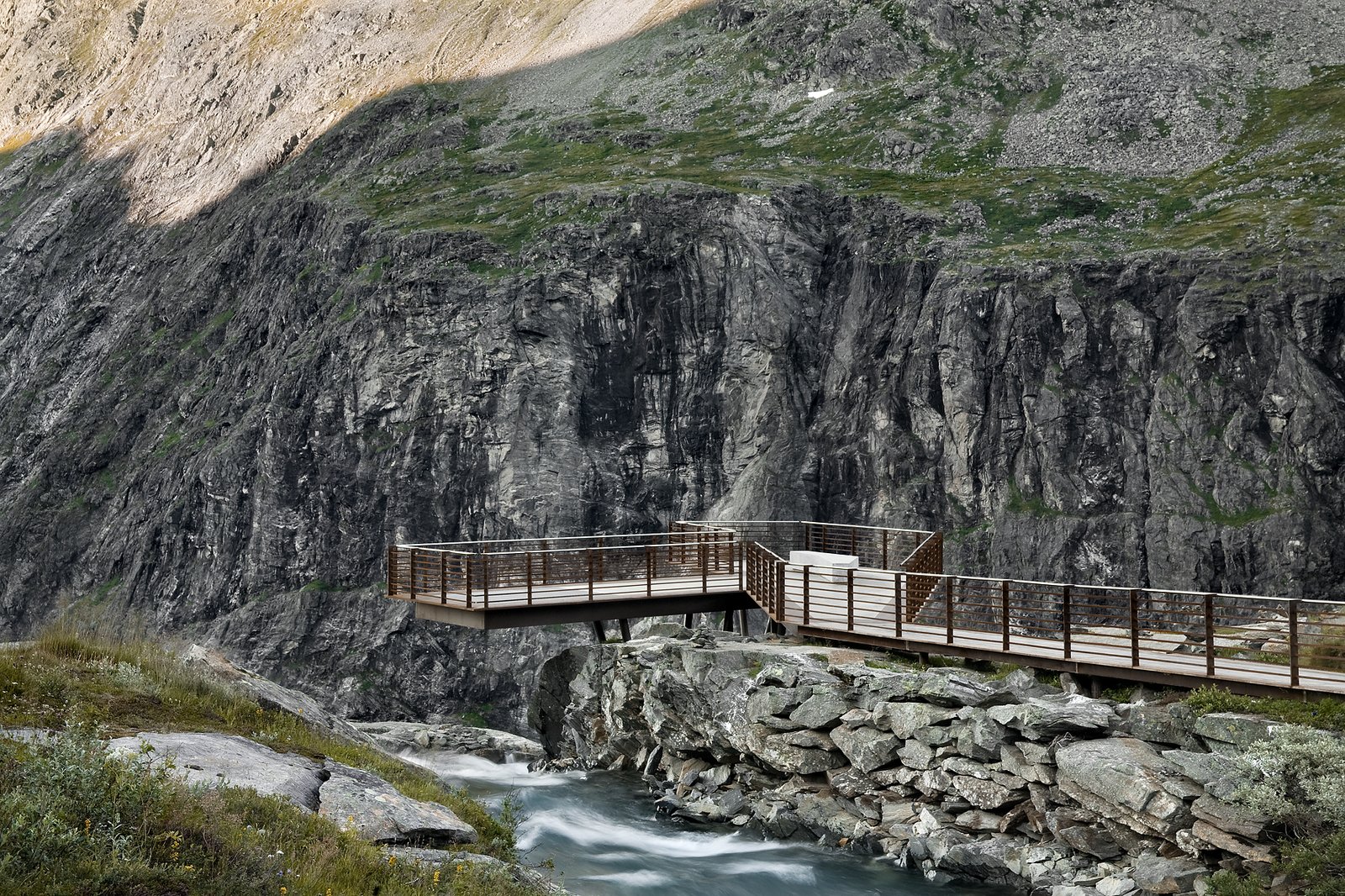 Photo 4 of 5 in Stunning Photographs of the Norwegian Landscape - Dwell