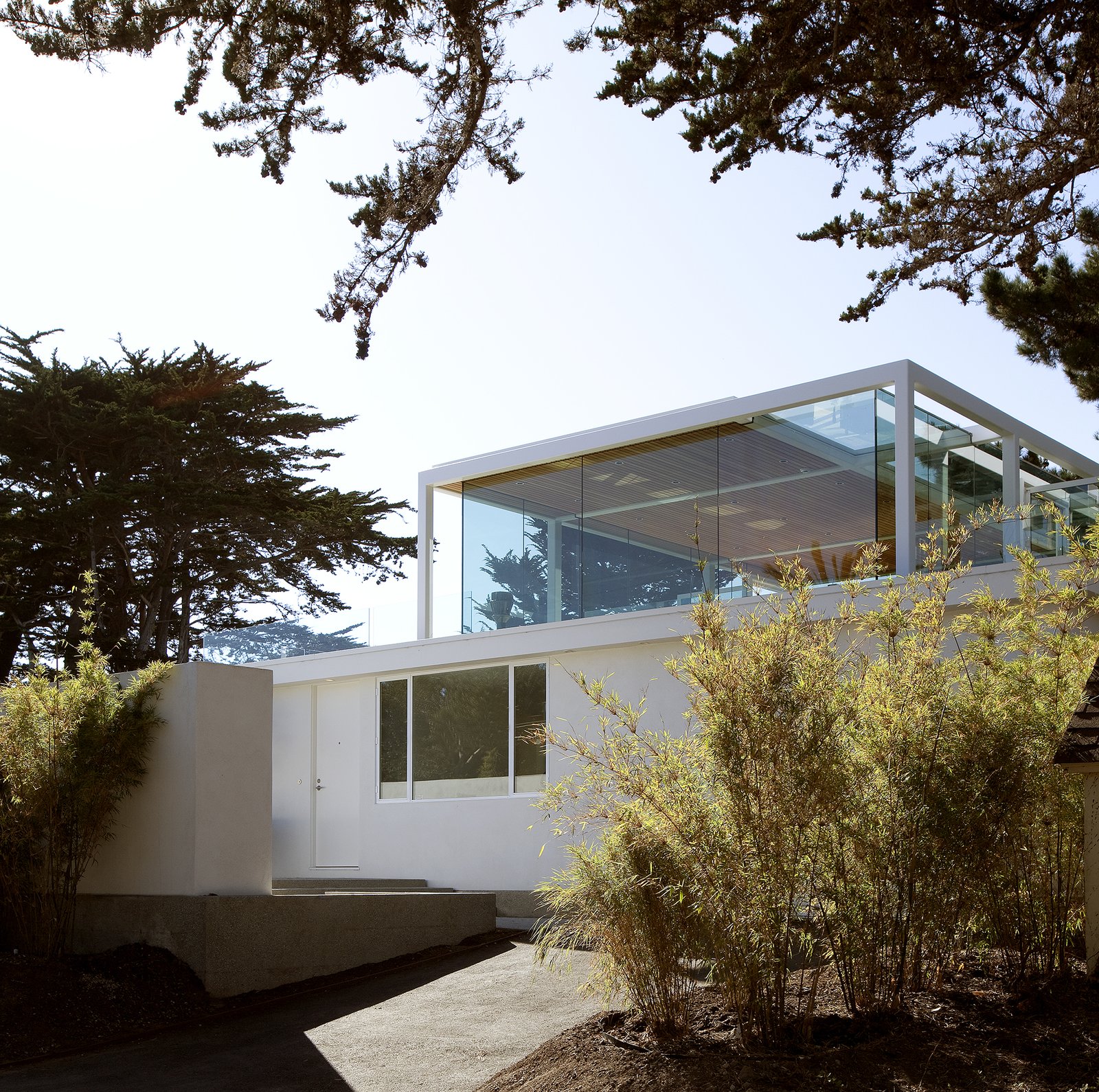 A Glass Pavilion With Stunning Panoramic Views Tops This California ...