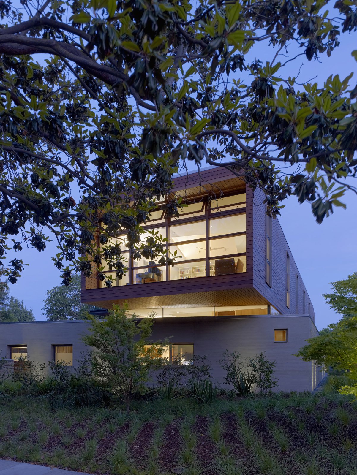 Photo 1 of 5 in Modern Homes Designed with Passive Cooling by Zach ...