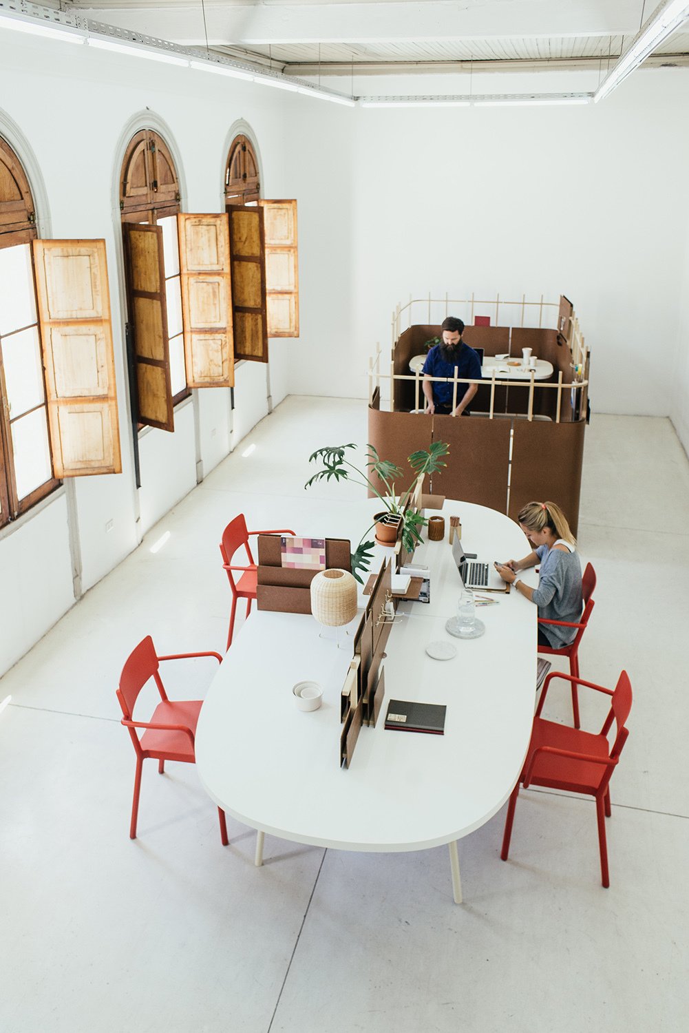 Office Photos from A Good-Looking Office System Made from an Everyday ...