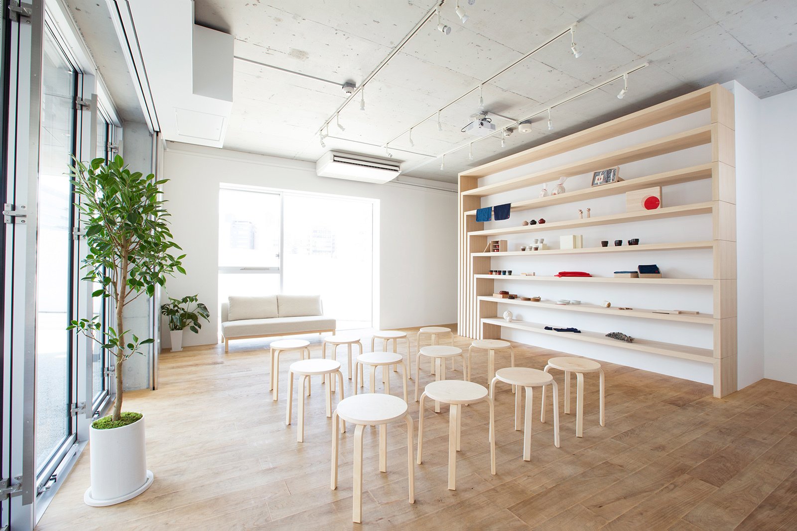 Photo 2 of 9 in A Space-Saving, Flexible Retail Design in Japan by ...