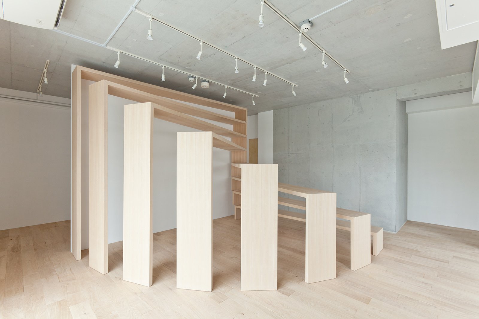 Photo 7 of 9 in A Space-Saving, Flexible Retail Design in Japan by ...