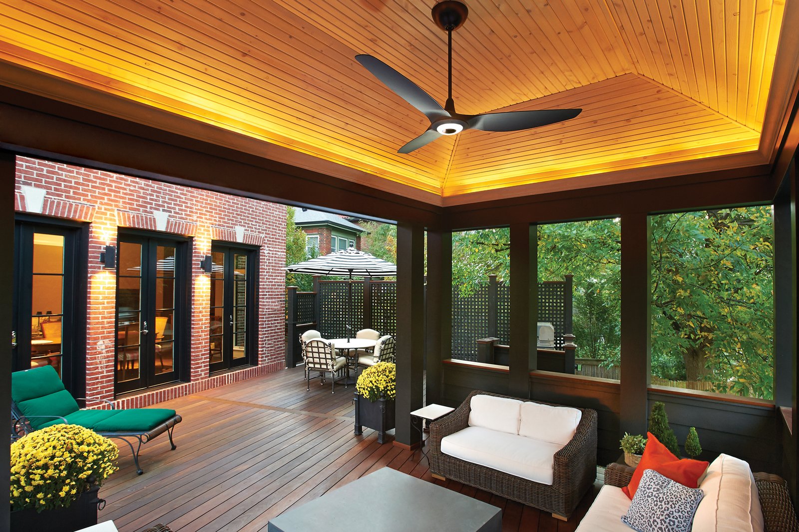 The World's First Smart Ceiling Fan Cuts Energy Bills in Summer and ...