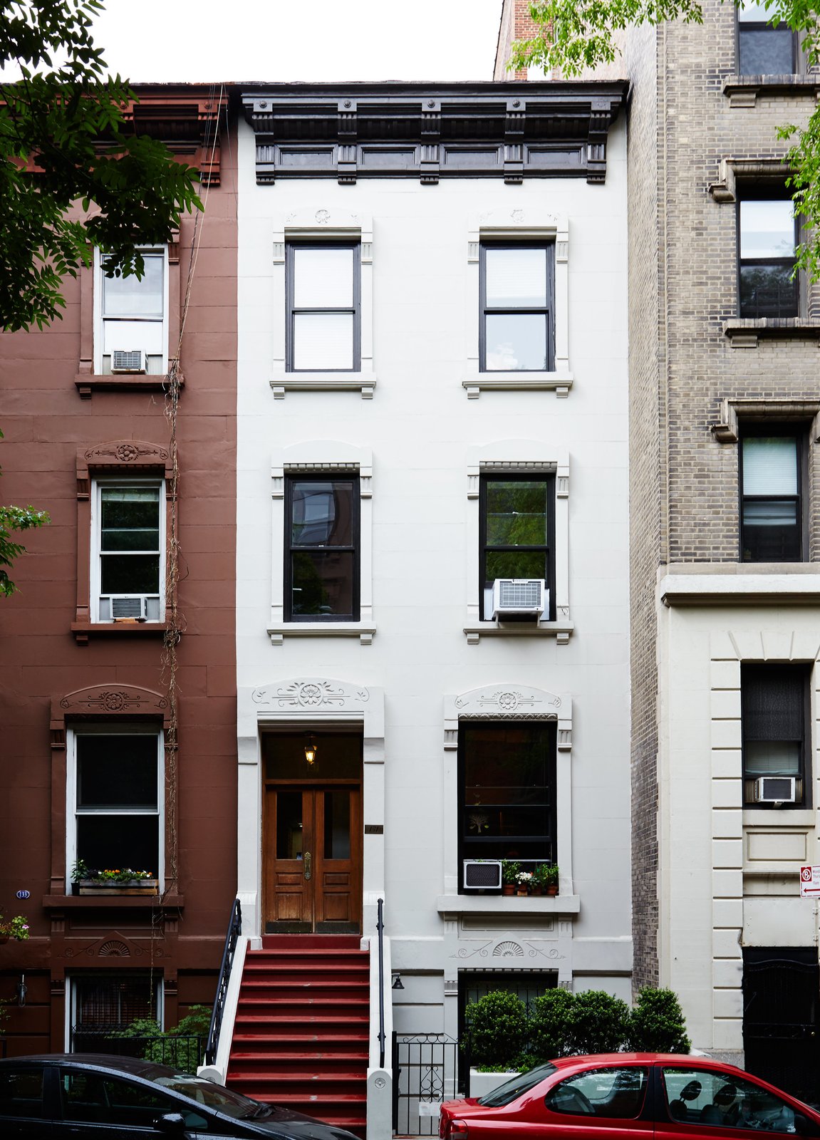 Photo 6 of 9 in A 16-Foot-Wide Triplex Is Cleverly Reconfigured to Feel ...