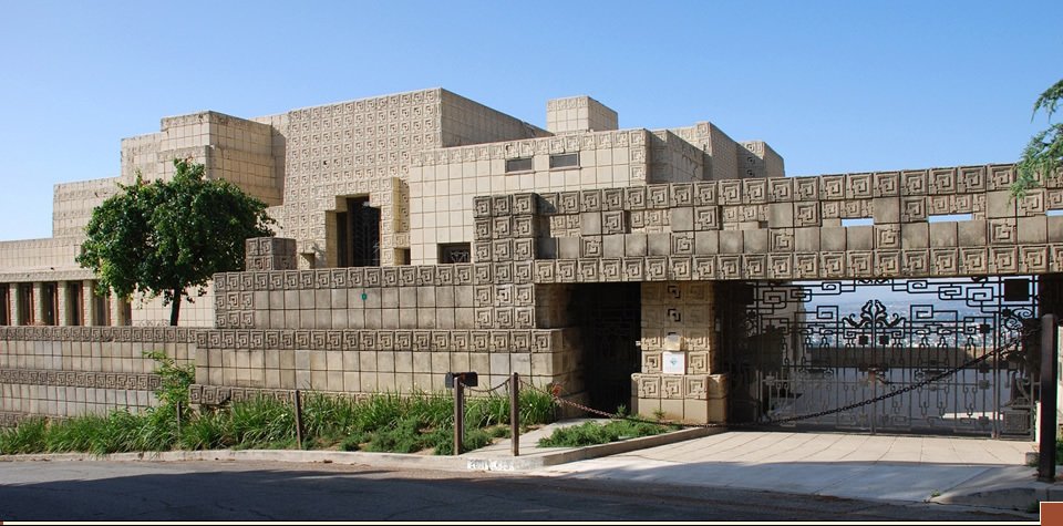 Photo 1 of 22 in 22 Spectacular Homes That Star on the Silver Screen ...