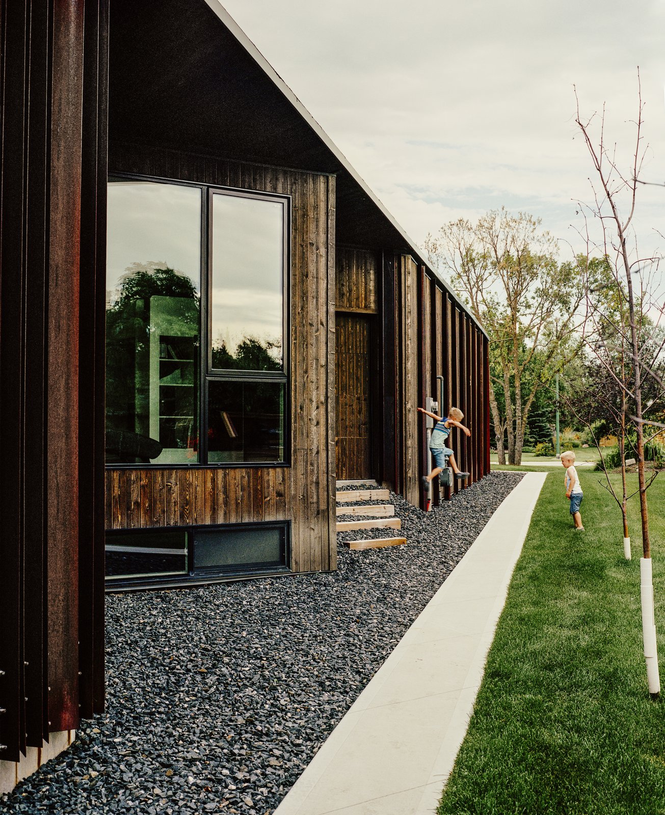 Photo 7 of 12 in The Parallelogram House Helps Reshape a Sleepy ...