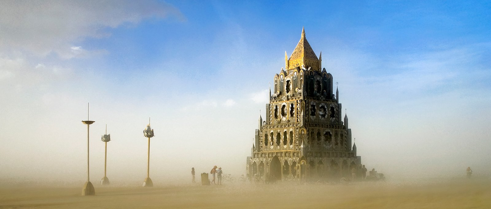 Photo 1 Of 16 In 16 Otherworldly Photos Of Burning Man Architecture Dwell