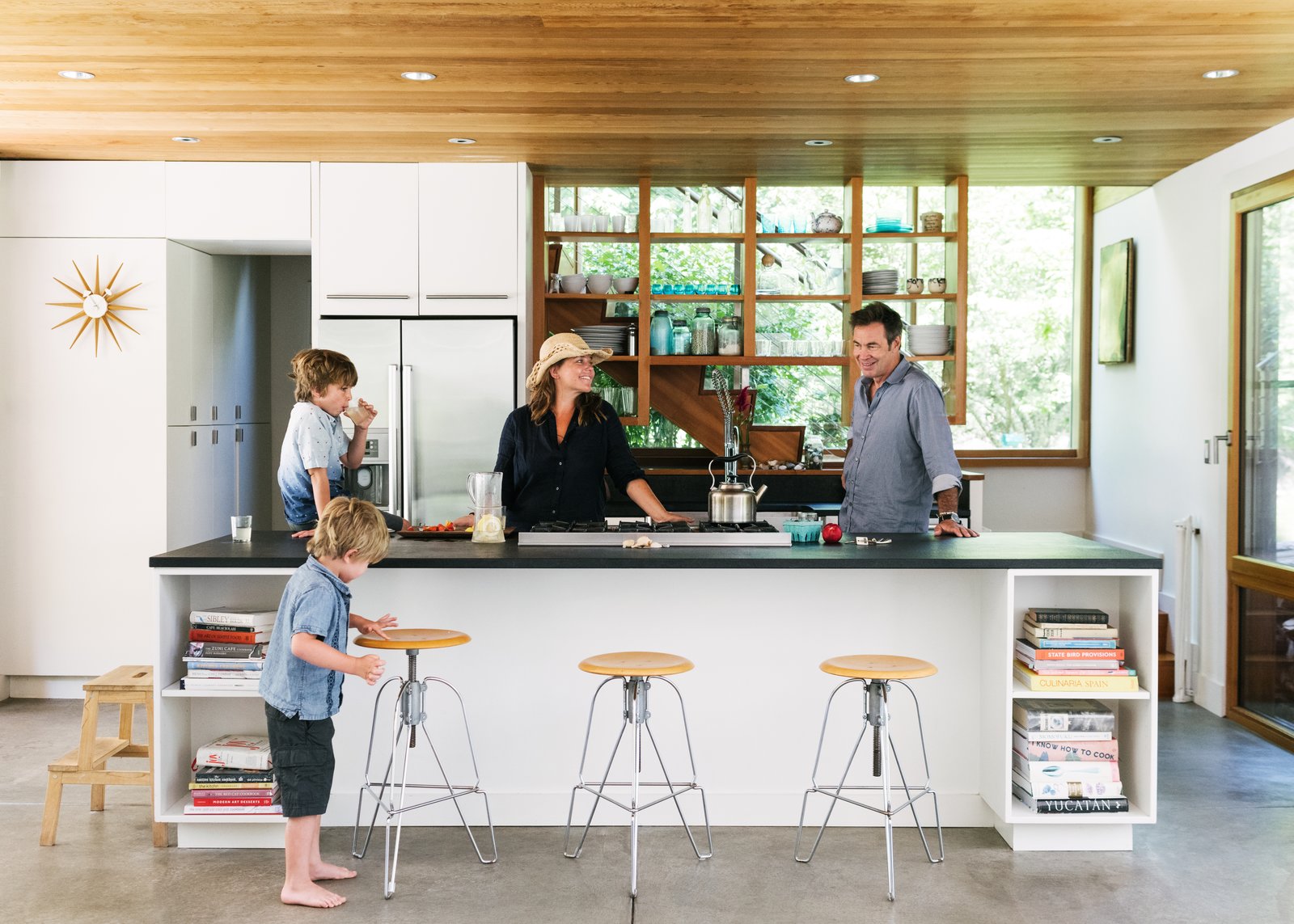 New York Architect John Berg Invites Us Into His Indoor/Outdoor ...