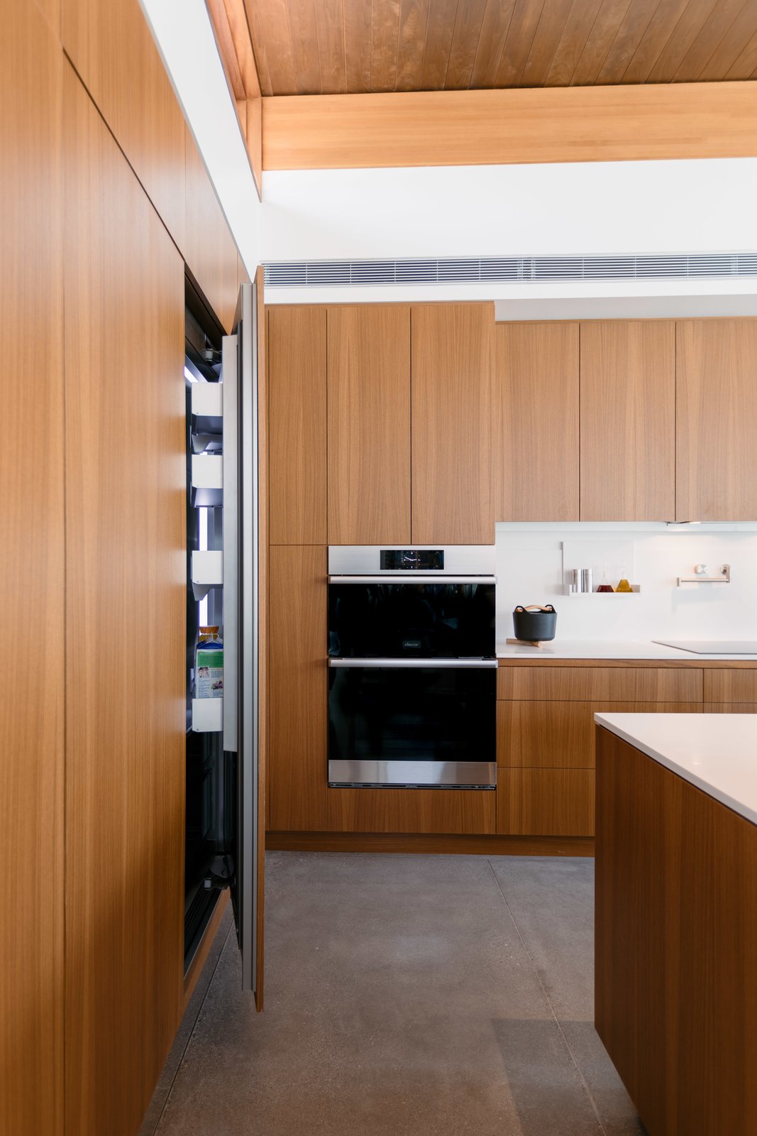 Photo 6 of 7 in A Luminous Palm Springs Kitchen Fosters Easy Indoor ...