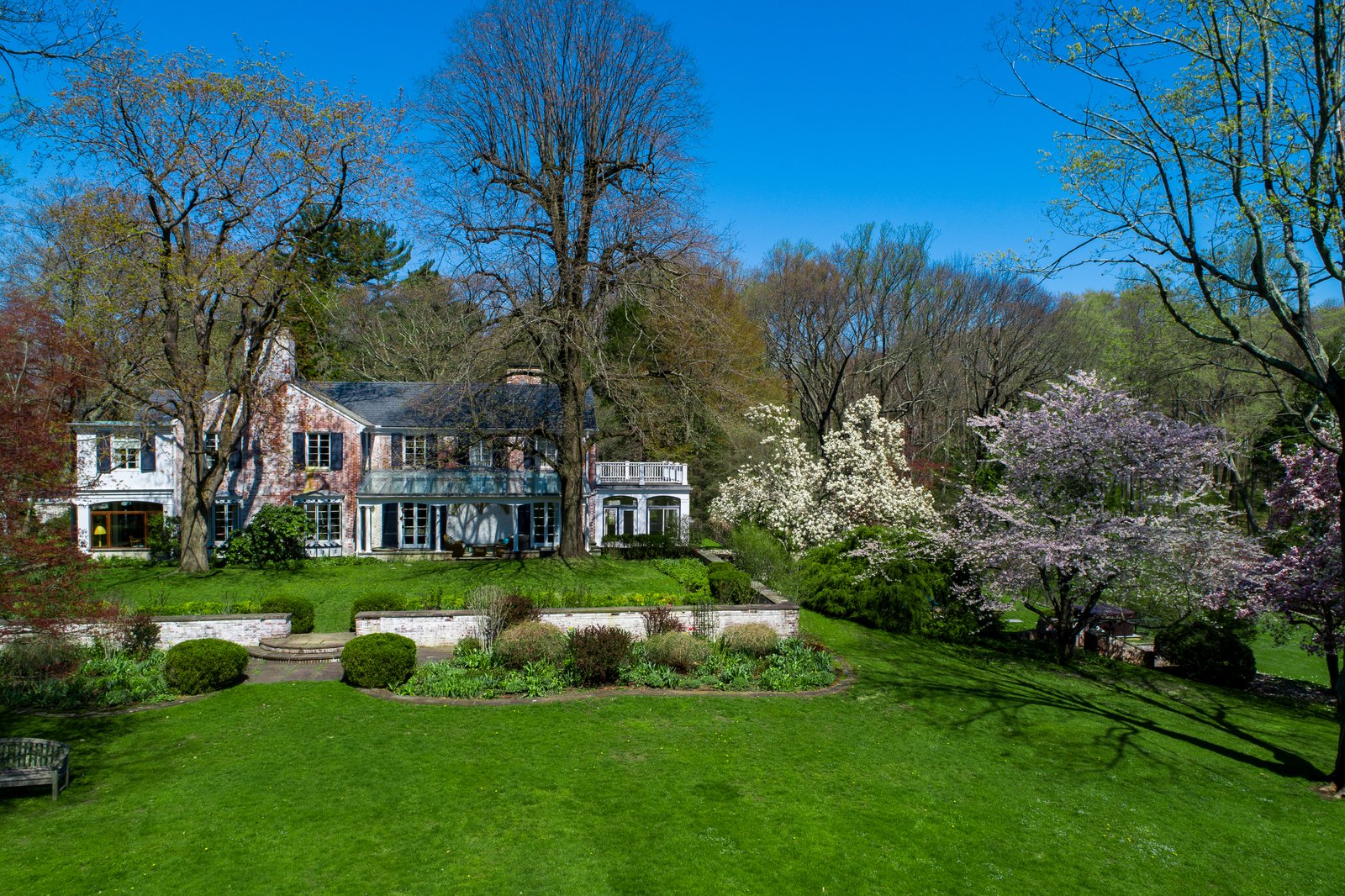 Photo 1 of 11 in Paul Simon’s Grand Connecticut Estate Returns to the ...