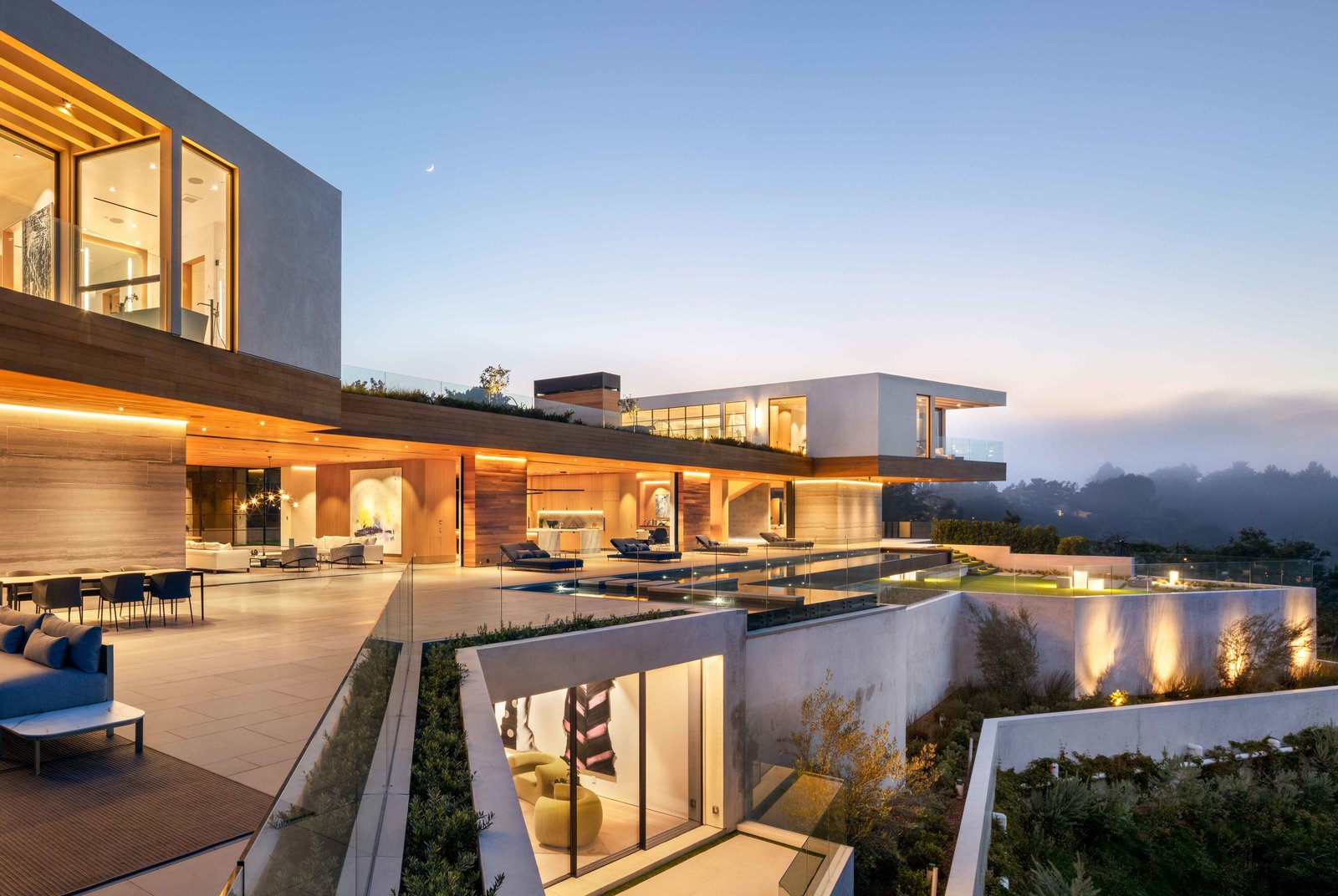 Photo 17 of 17 in A Breathtaking Beverly Hills Home Worthy of an A ...