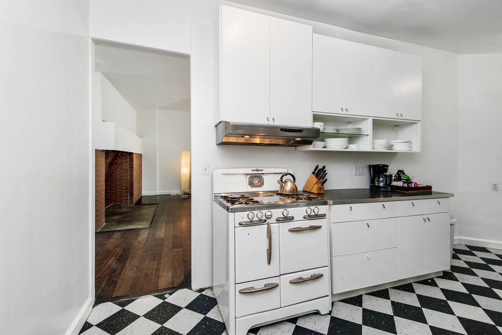 Photo 6 of 9 in The Historic Margaret and Harry Hay House in the ...