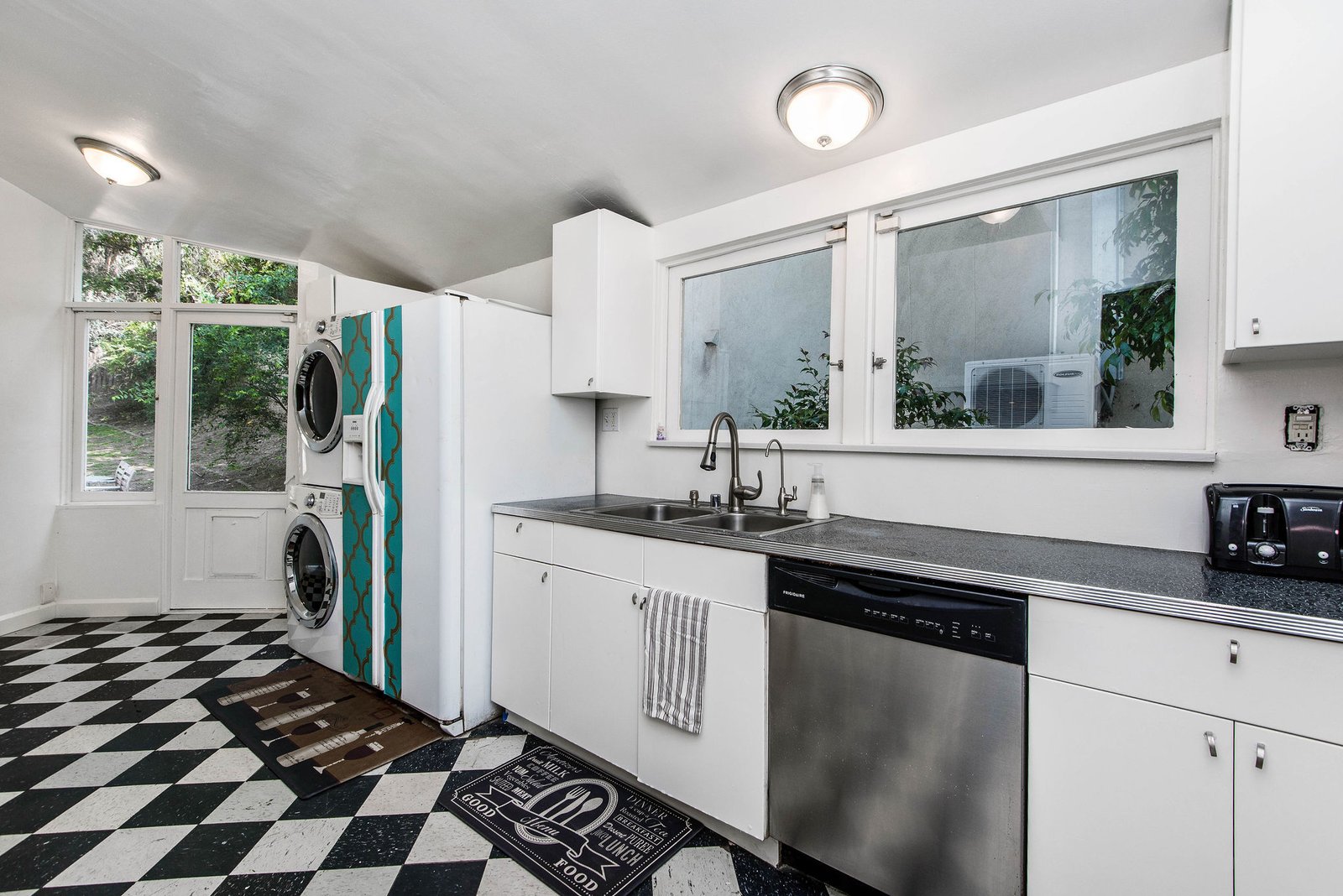 Photo 7 of 9 in The Historic Margaret and Harry Hay House in the ...