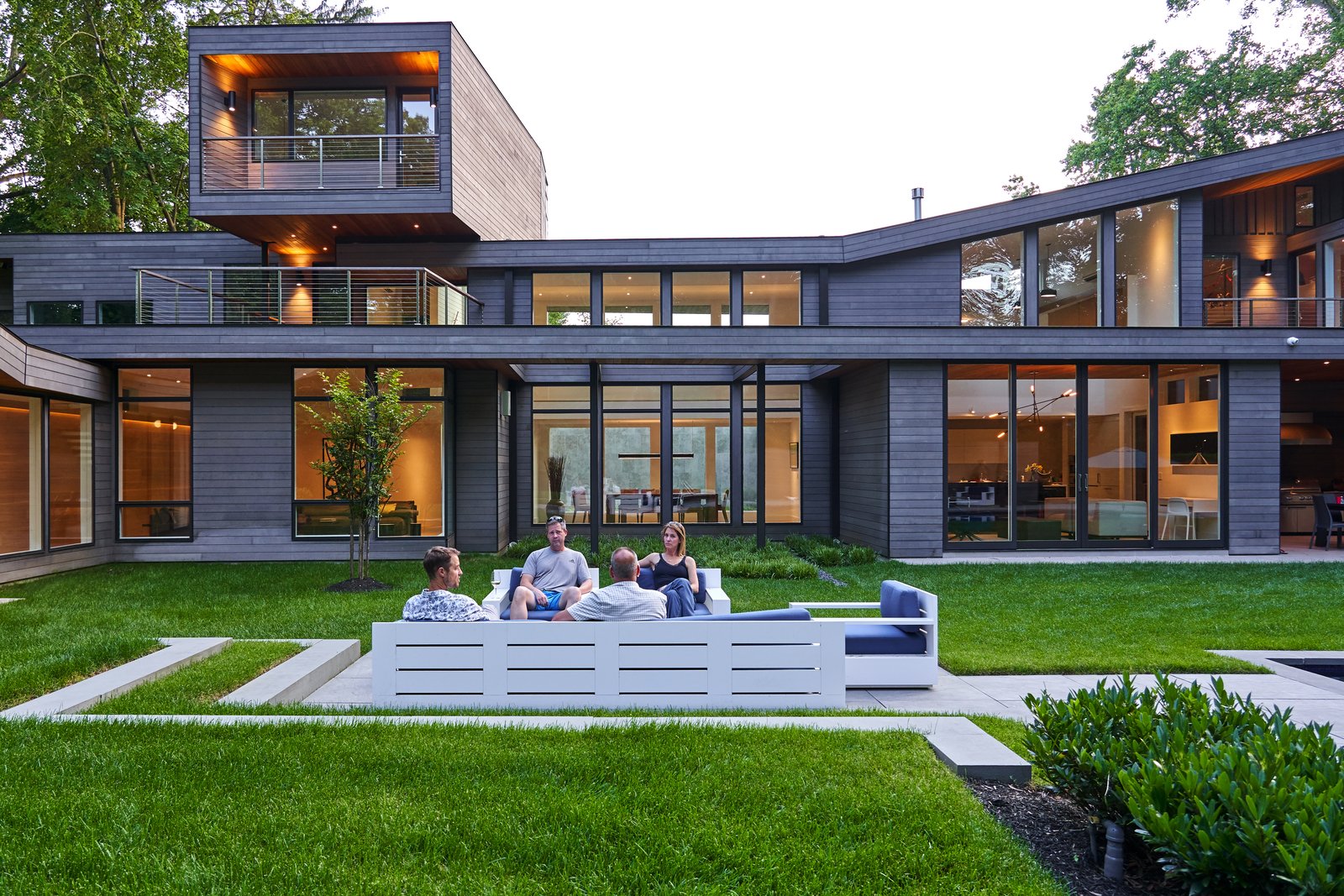Photo 3 of 9 in Walls of Windows Connect a Home With Earth and Sky - Dwell