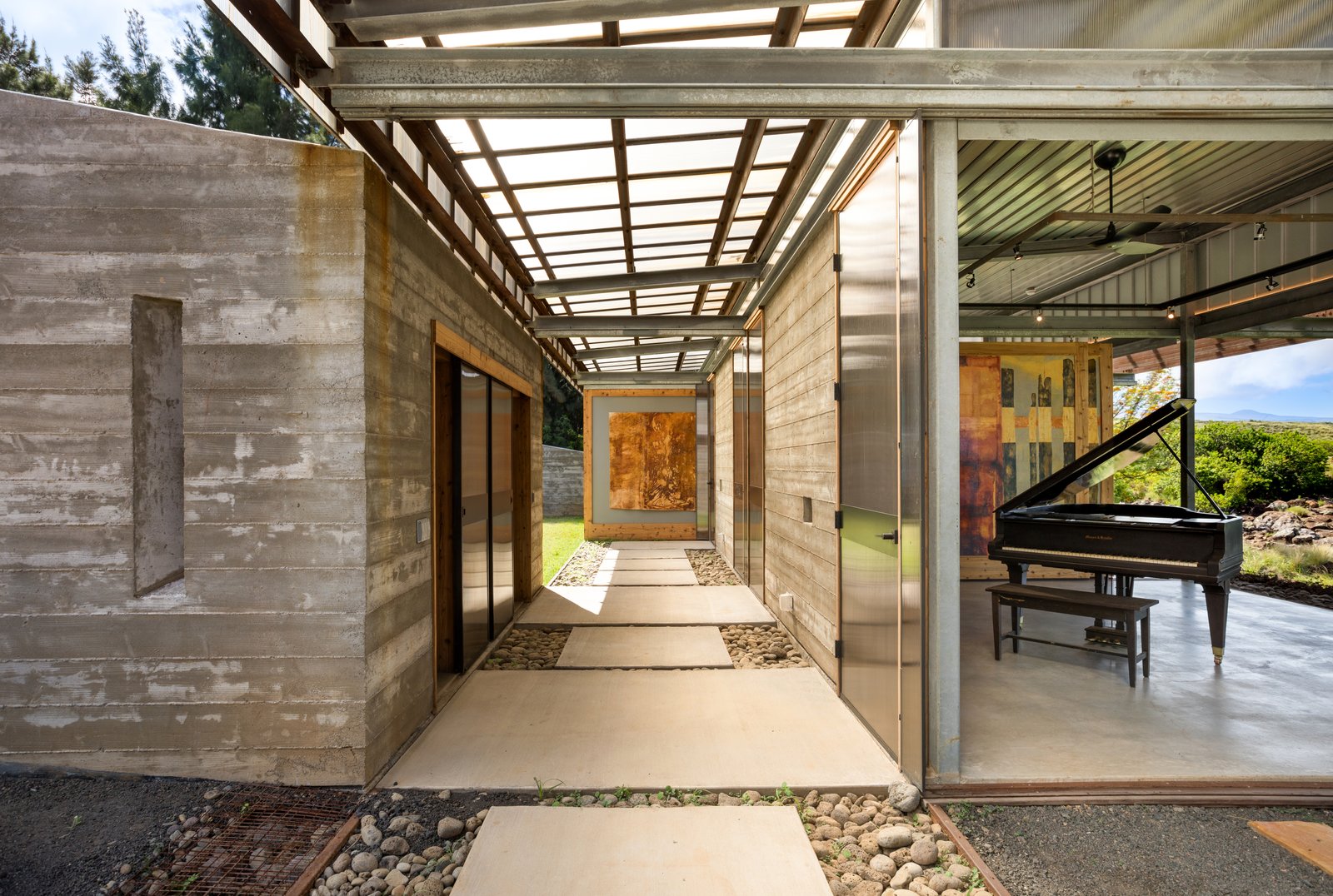 Photo 3 of 12 in A Hawaii Island Home Built to Embrace an Unforgiving ...