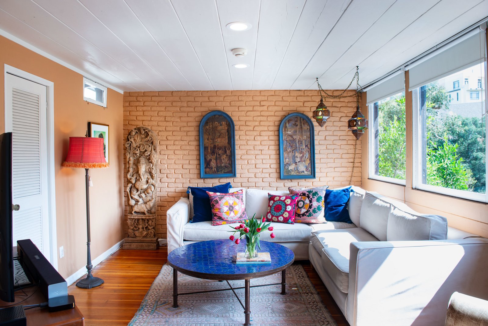 Photo 7 of 13 in Actor Heather Graham Parts Ways With Her Longtime ...