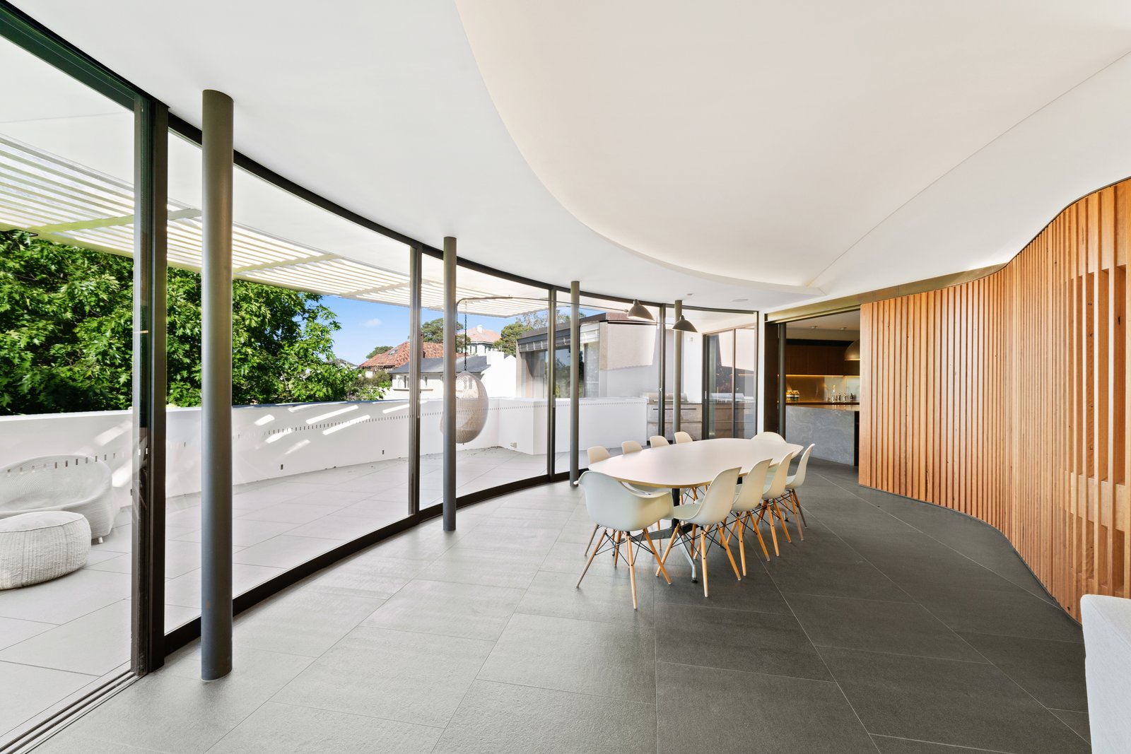 Photo 4 of 12 in Sydney’s 1960s Oculus House Is for Sale After an Award ...