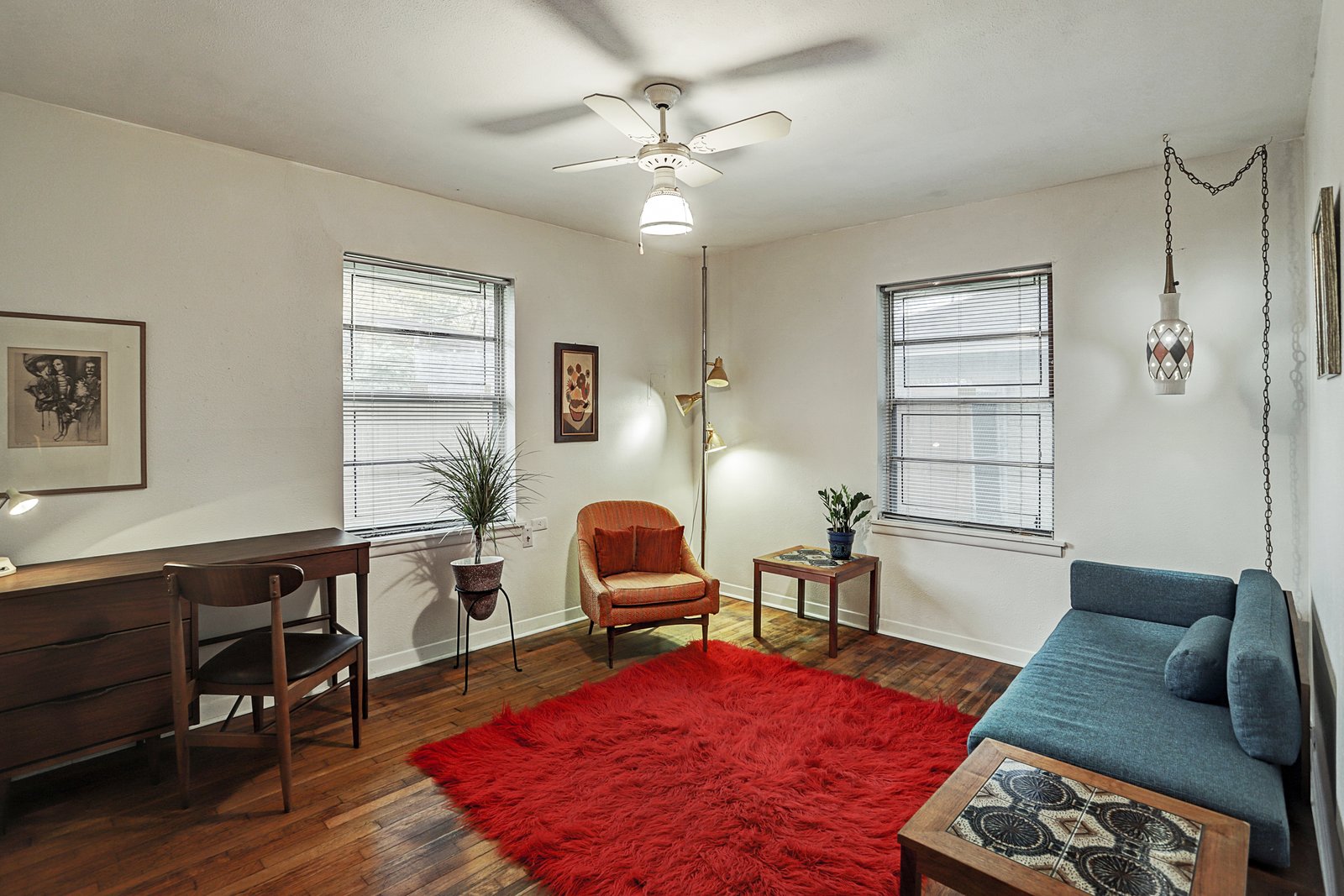 Photo 11 of 12 in This Colorful, “Mad Men”–Style Ranch in Houston Seeks ...