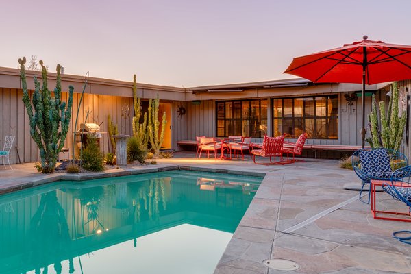 Photo 14 of 14 in A Desert Oasis Designed by a Frank Lloyd Wright ...