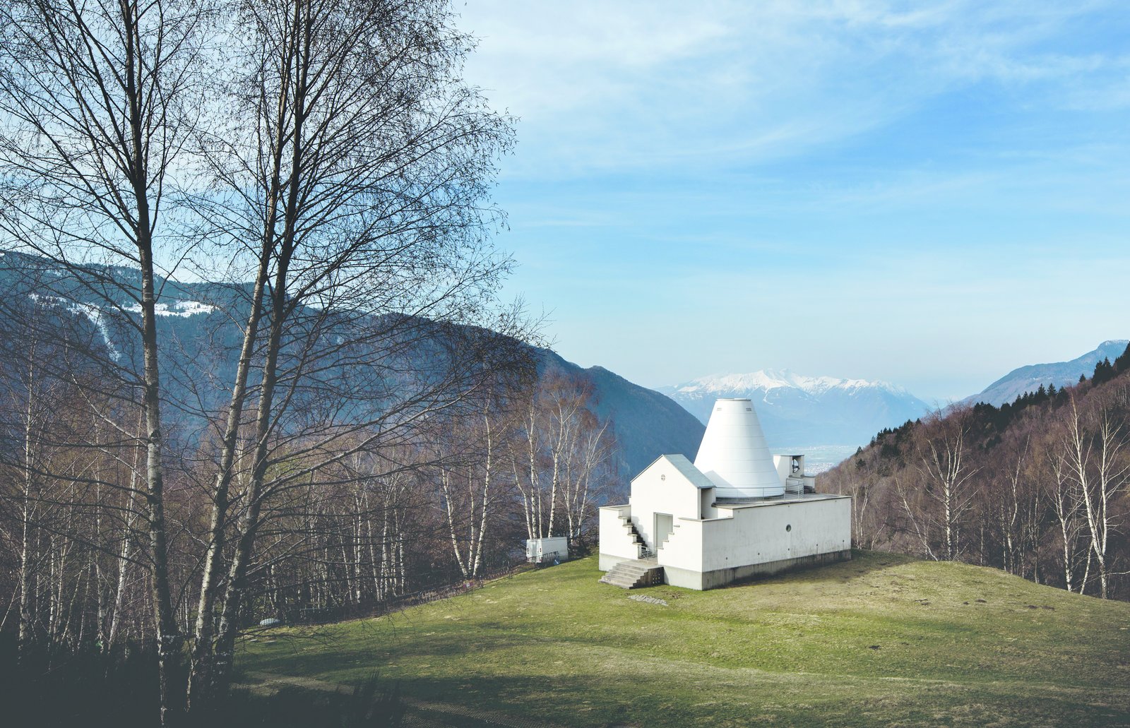 Photo 7 of 8 in 8 Postmodern Buildings That Proclaim “Less Is a Bore ...