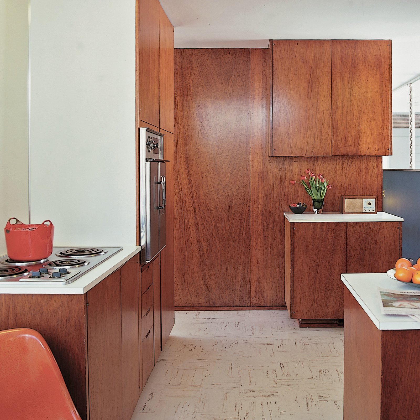 Photo 5 of 9 in Richard Neutra’s Enchanting Taylor House Seeks $1.75M ...