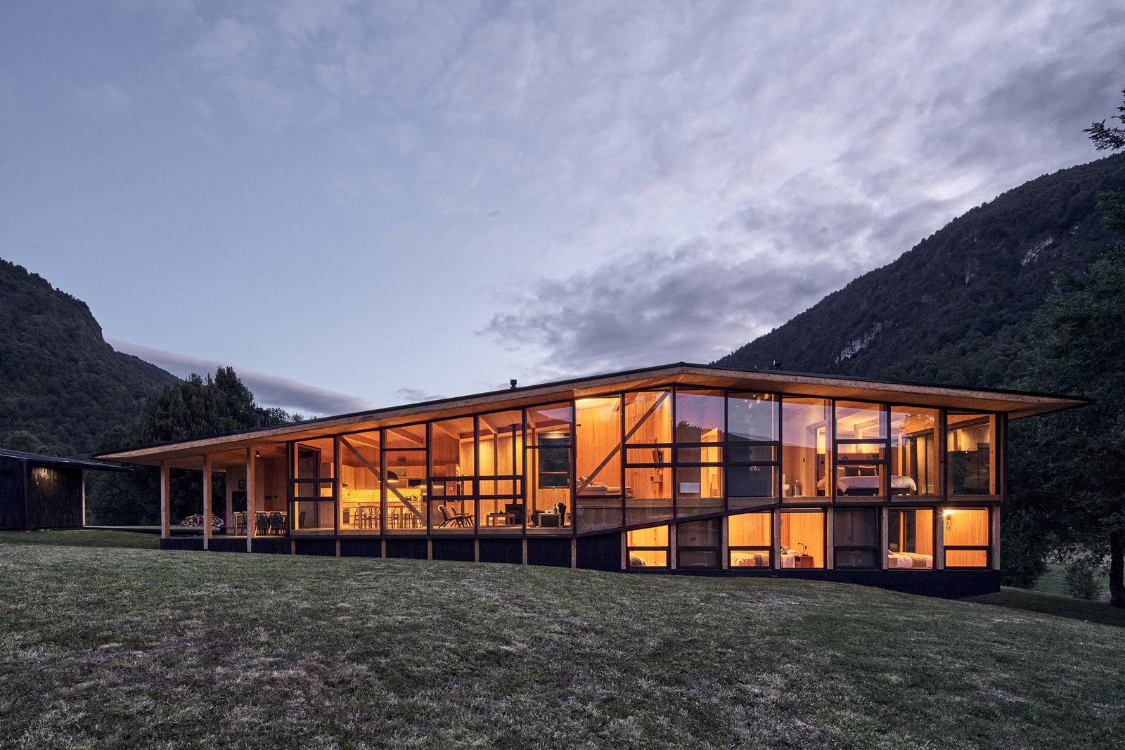 Photo 14 of 14 in A Cantilevered Home in Southern Chile Takes Design ...